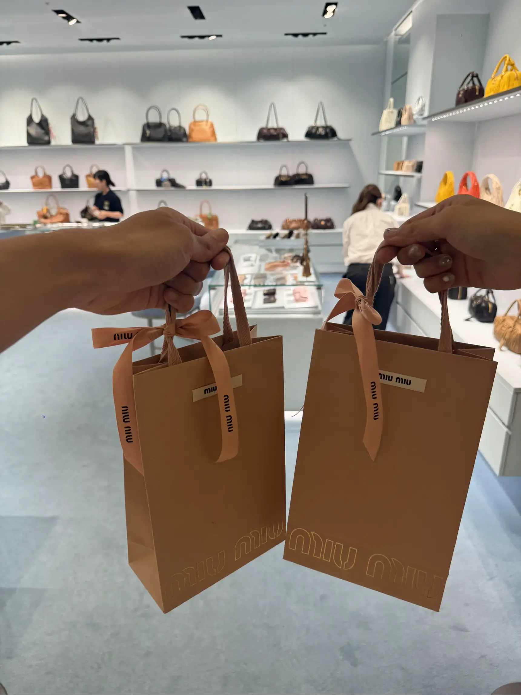 พิกัดแว่นตามเจนนี่ 👀 แว่นกันแดด Miu Miu | แกลเลอรีที่โพสต์โดย INGING | Lemon8