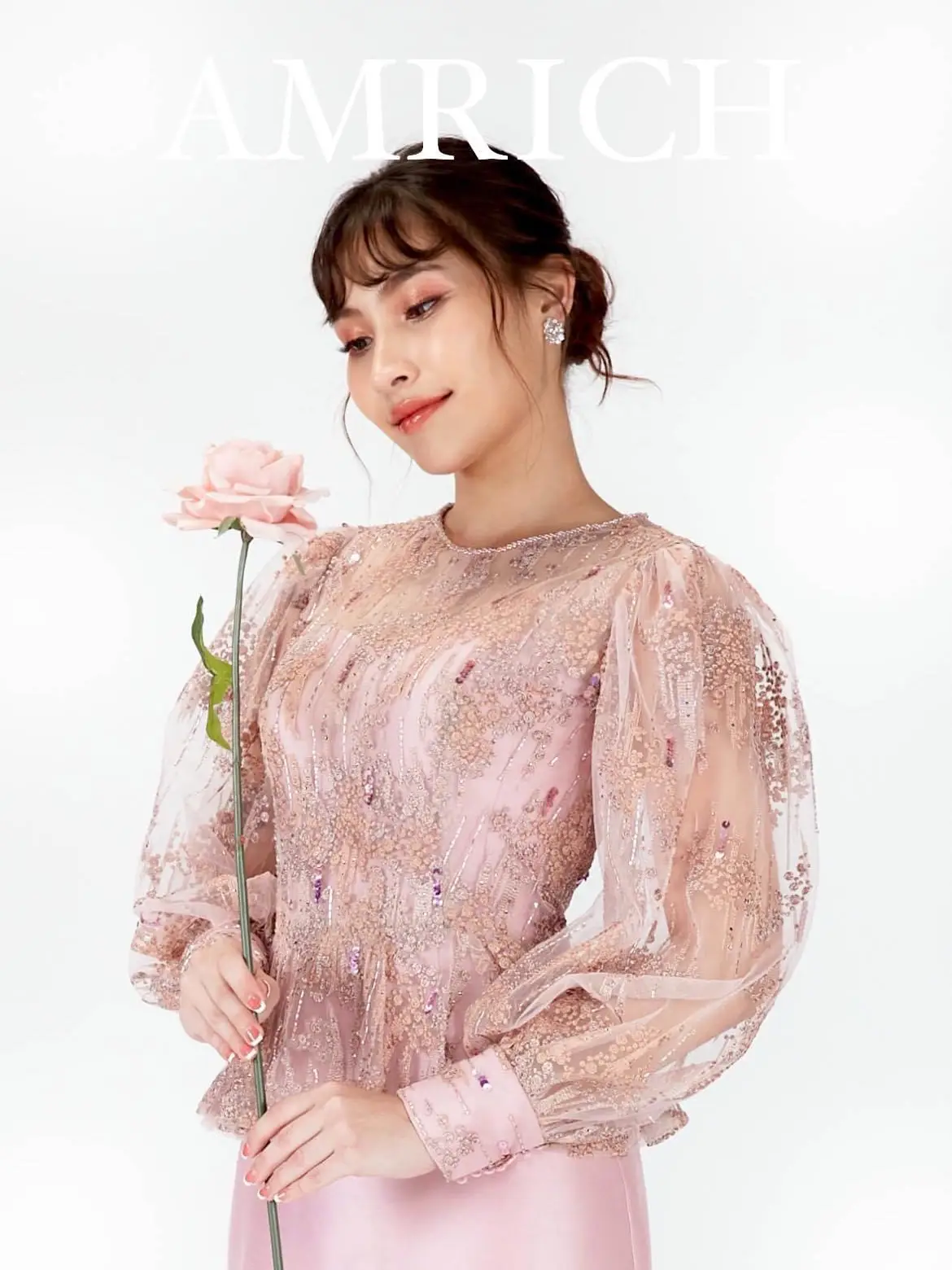 ชุดราตรีให้เช่าย่านร่มเกล้า มีนบุรี🤍🤍 | แกลเลอรีที่โพสต์โดย AMRICH ชุด ...