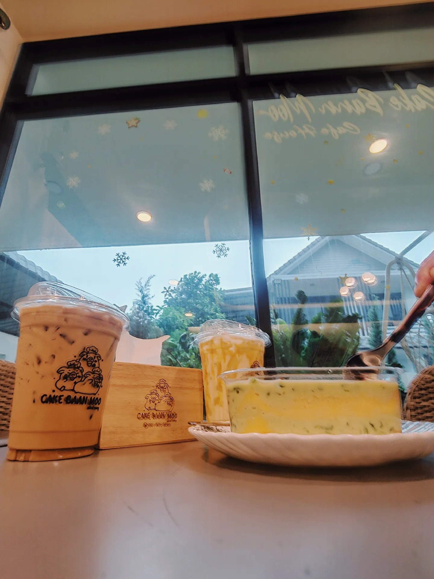 กินไปเรื่อย | แกลเลอรีที่โพสต์โดย Patcharin Leesi | Lemon8