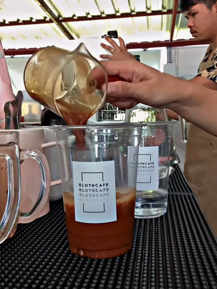 Vlog cafe | วิดีโอที่เผยแพร่โดย Sloth cafe | Lemon8