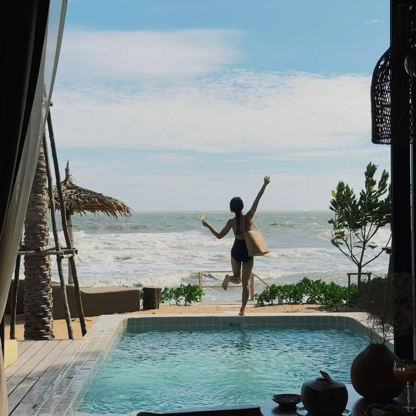 พูลวิลล่า ‘ปราณบุรี ’ ฟีลดีสุด ๆ 🌴🧴🌞 | แกลเลอรีที่โพสต์โดย lbzero | Lemon8