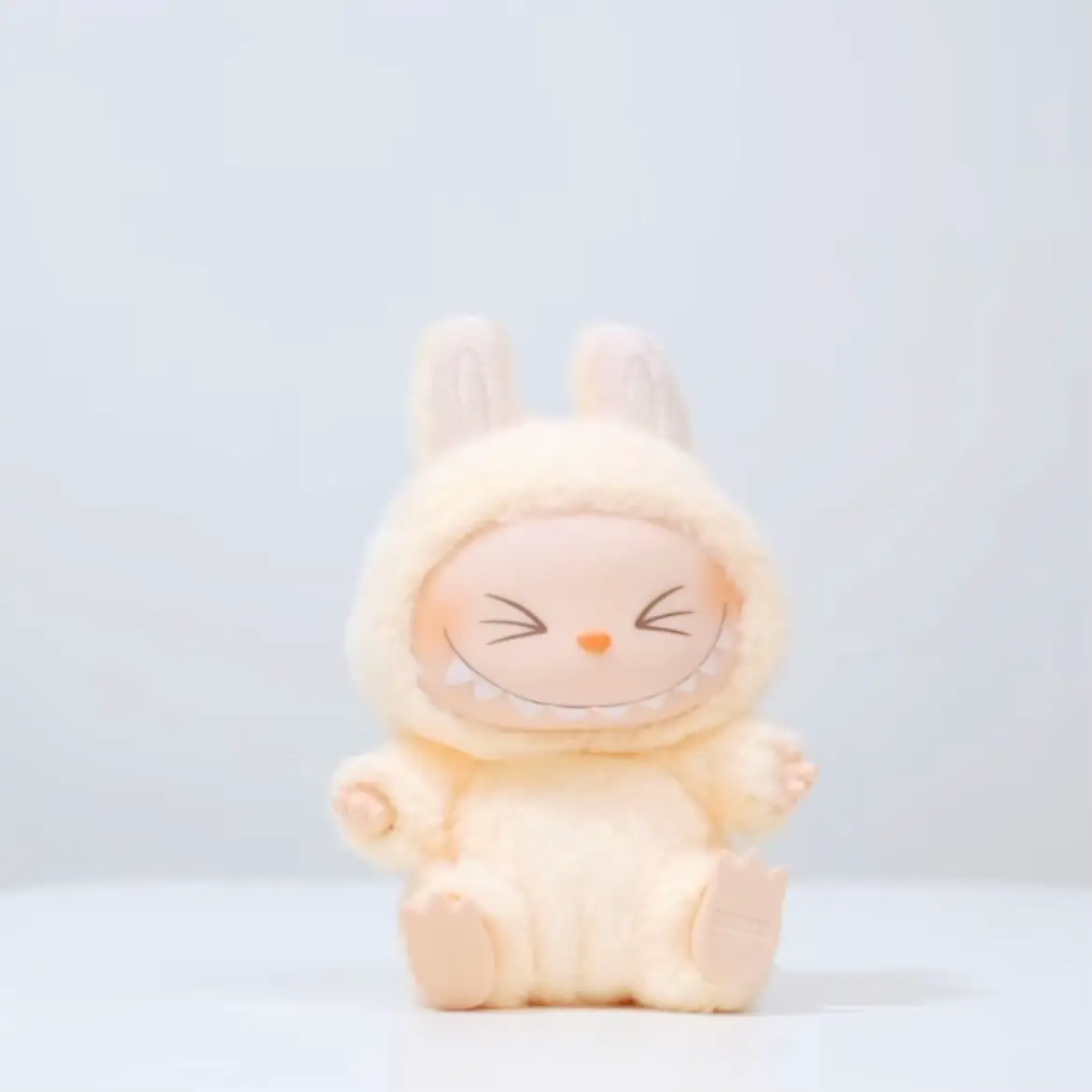 พาส่อง Labubu V.2 🙊💫 คอลใหม่ | แกลเลอรีที่โพสต์โดย รีวิวไม่ใส่ไข่ | Lemon8