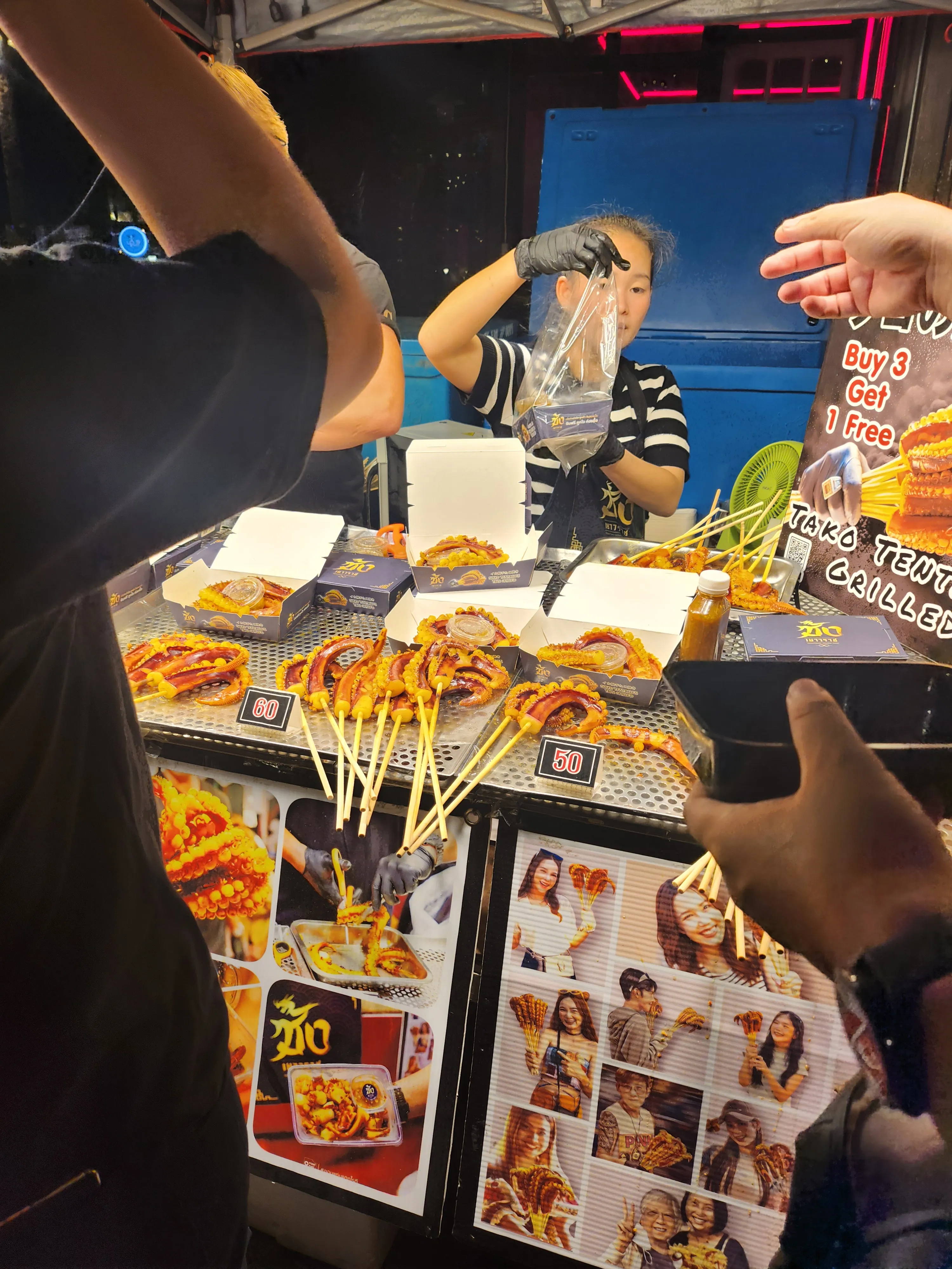 ใครเคยกินปลาหมึกเฮียซ้งบ้าง!!! | แกลเลอรีที่โพสต์โดย Phetlada Yang | Lemon8