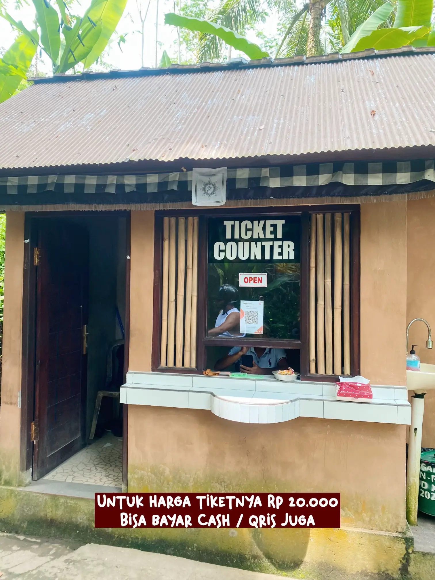 Explore Goa Rang Reng Waterfall Bali | Galeri diposting oleh nesyaadenisaa | Lemon8