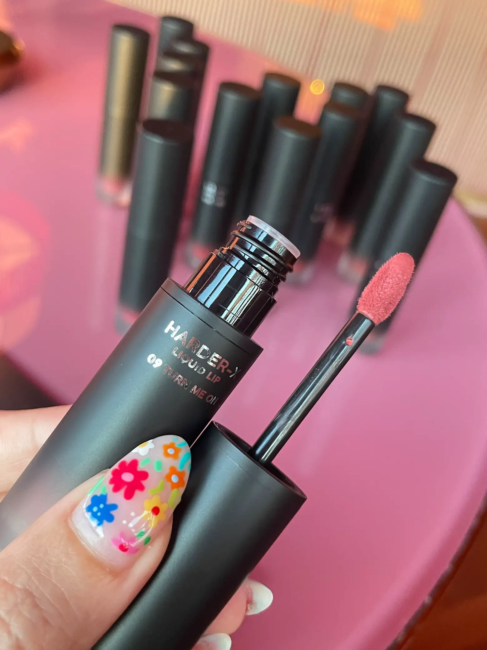 4U2 Harder x BUS คือสมความลิปแมตต์ | แกลเลอรีที่โพสต์โดย bboziidiary 🌷 | Lemon8