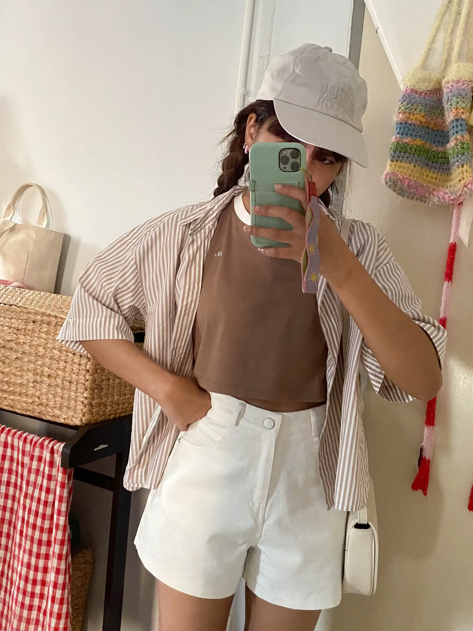 🥖🍞 avocado #OOTD เสื้อกับกางเกง Basic Look! 👀🧁 | แกลเลอรีที่โพสต์โดย calledallyellow | Lemon8