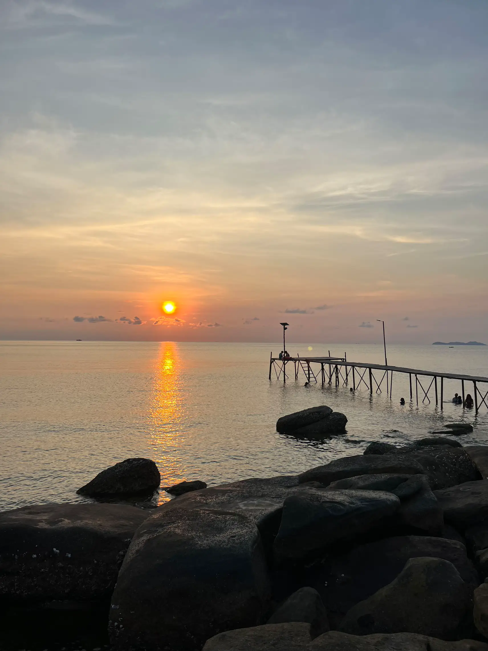 ชมวิวพระอาทิตย์ตก A-Na-Lay Resort เกาะกูด | แกลเลอรีที่โพสต์โดย ...