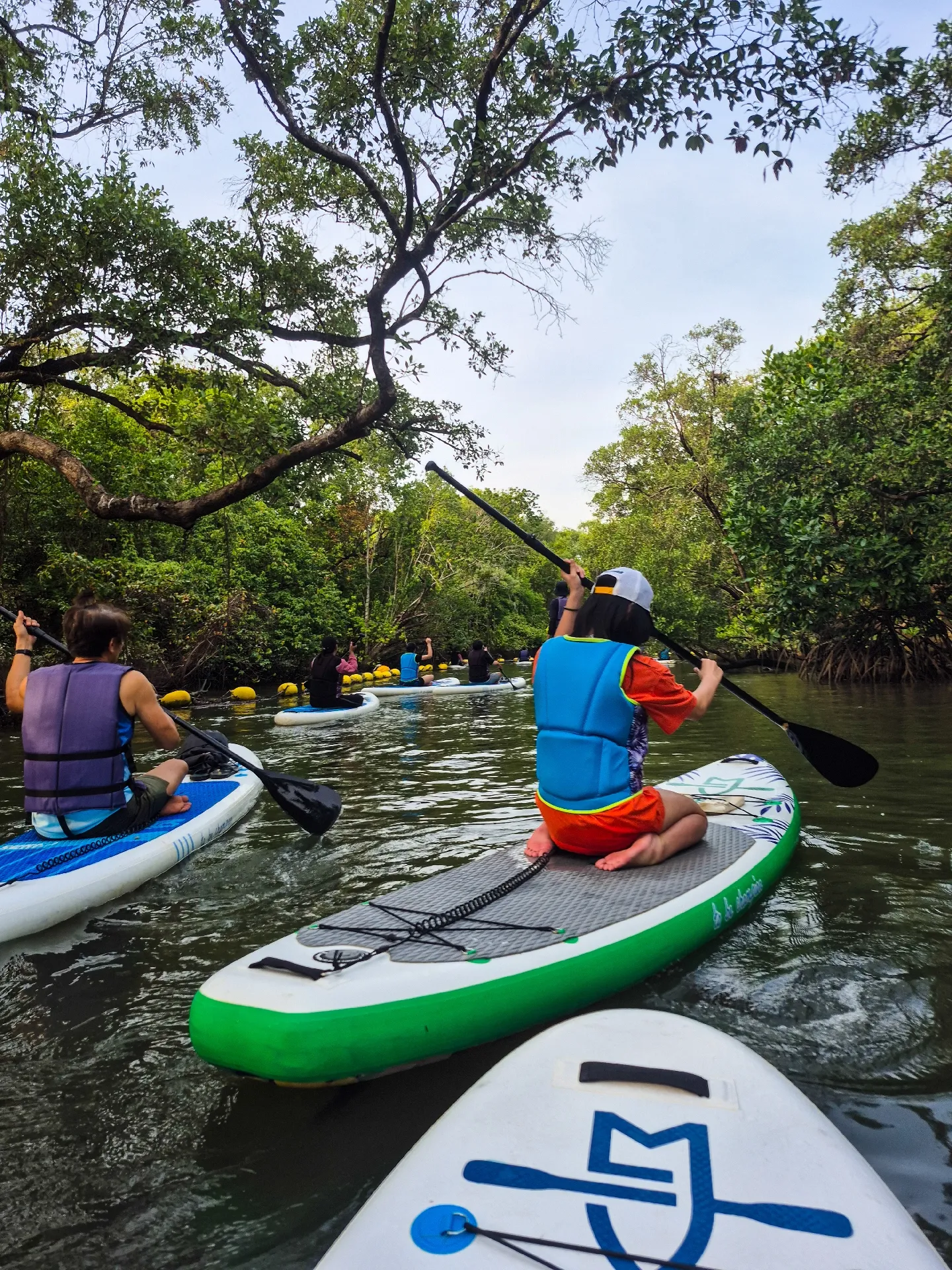 พาย SUP Board ที่ระยอง: สนุกและใกล้ชิดธรรมชาติสุดๆ | แกลเลอรีที่โพสต์โดย napat.c | Lemon8