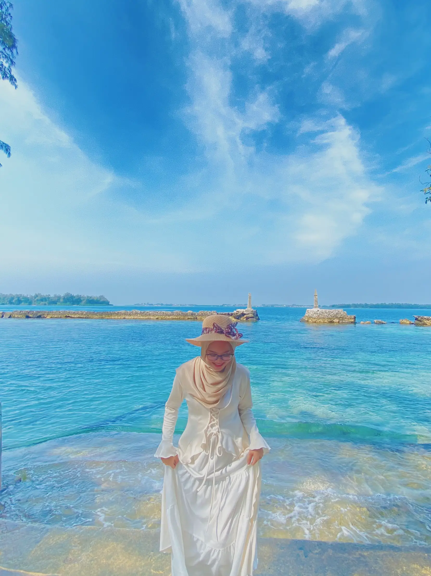 ide pose dipantai | Galeri diposting oleh matchaluvv | Lemon8