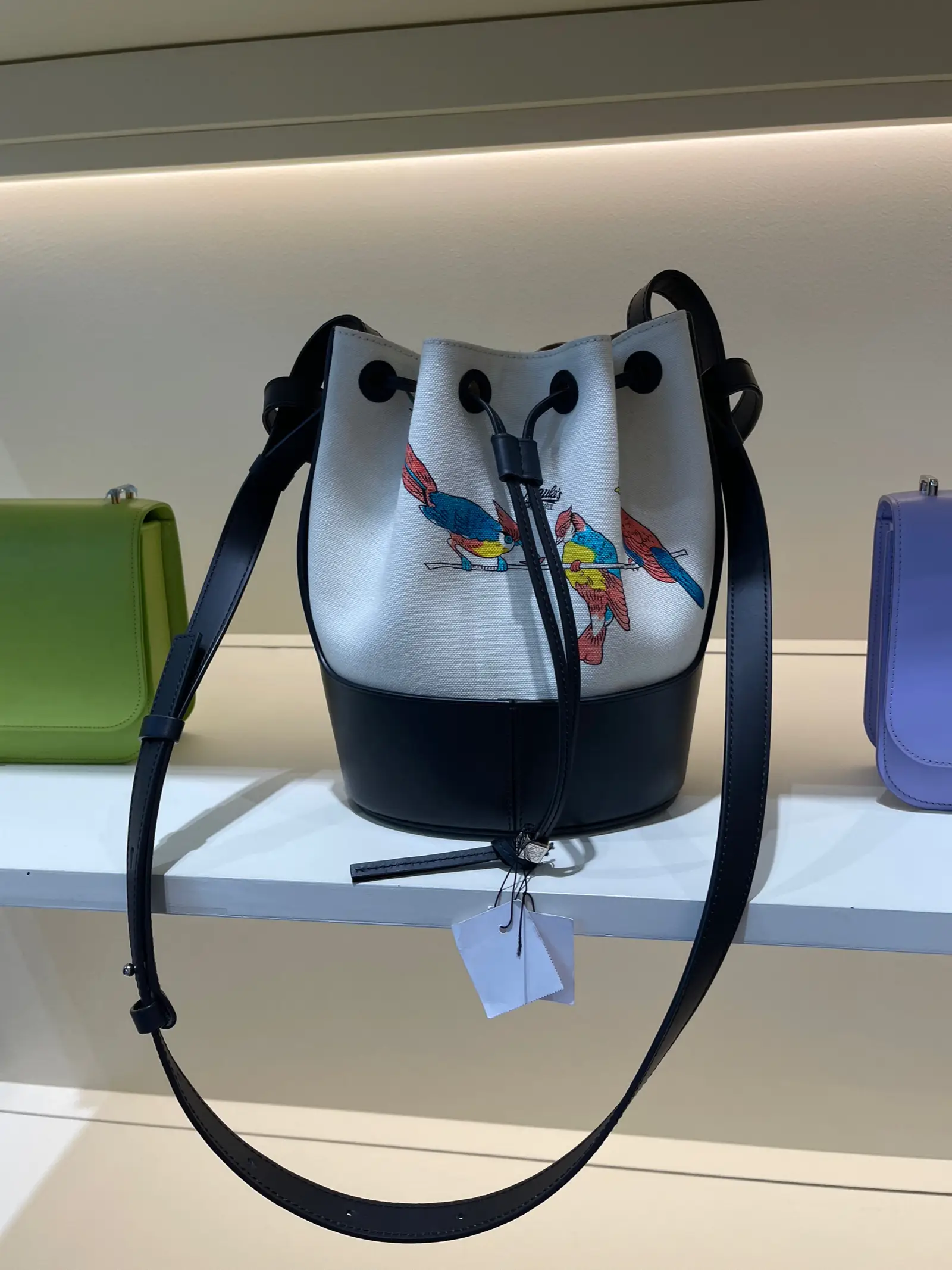 ราคาเดือดมาก💥SALE 70% 🔥เอ้าท์เลท LOEWE ที่เดียวในไทย | แกลเลอรีที่โพสต์ ...