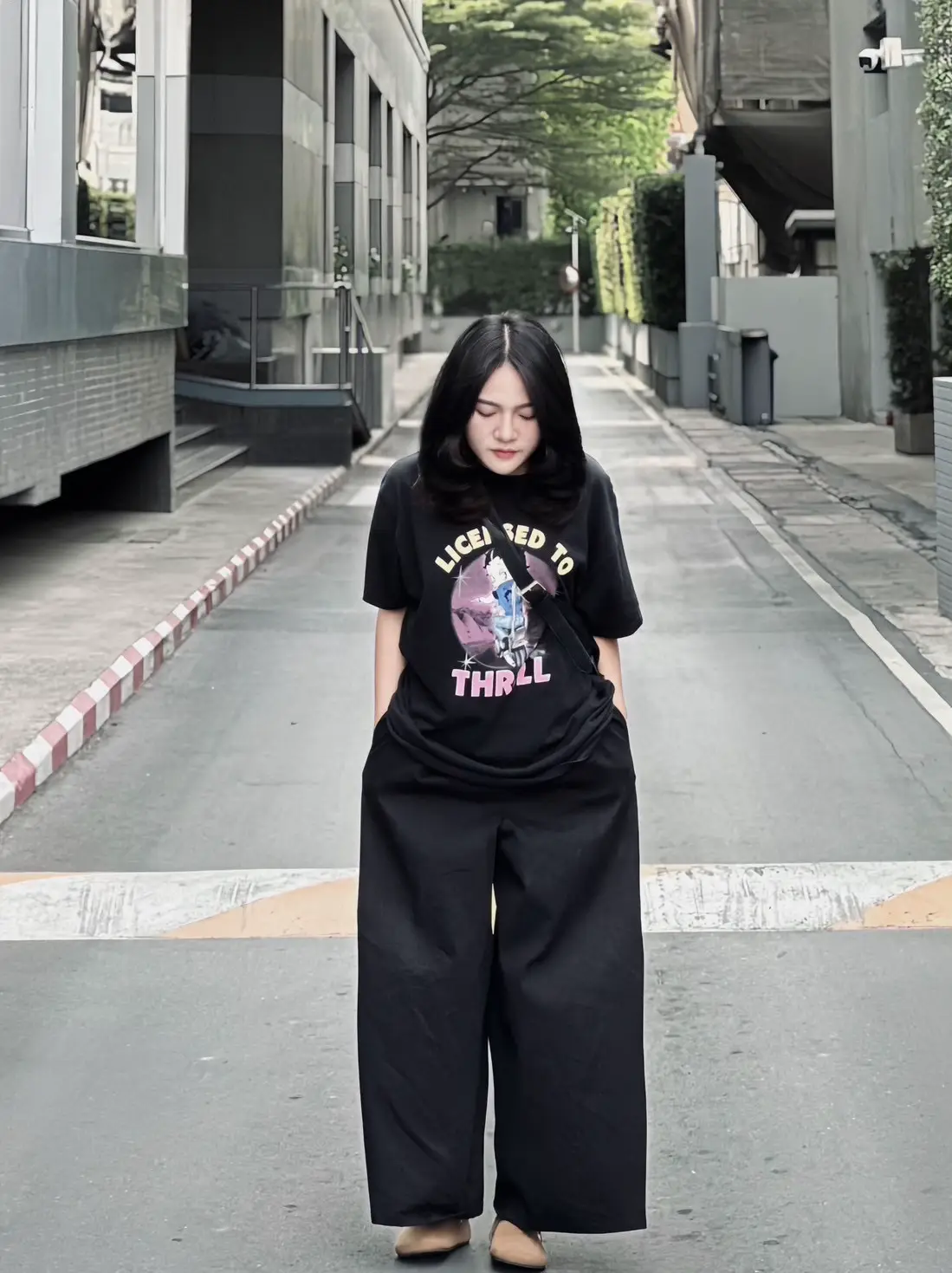 Wide leg pants | แกลเลอรีที่โพสต์โดย B.LAONG JEANS | Lemon8