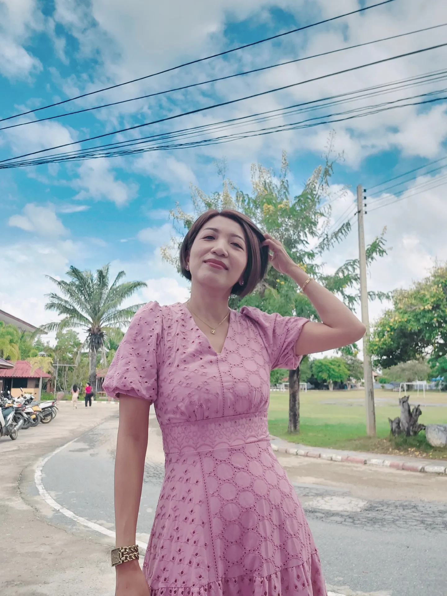 แบบผมสั้นสำหรับสาววัย40+ | แกลเลอรีที่โพสต์โดย Kru.Tarn | Lemon8