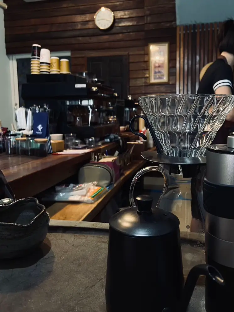 DEE COFFEE — ร้านกาแฟเล็กๆหน้าหมู่บ้าน | แกลเลอรีที่โพสต์โดย 𖤐 | Lemon8