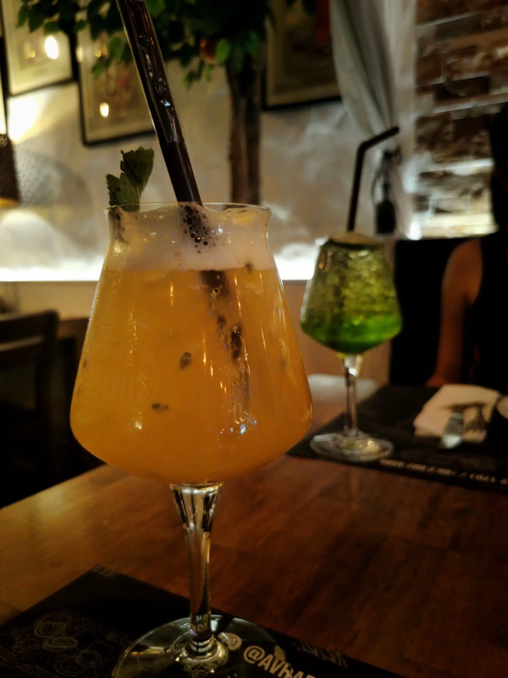 รีวิว AVRA Greek Georgian Restaurant | แกลเลอรีที่โพสต์โดย Ratchaya K. | Lemon8