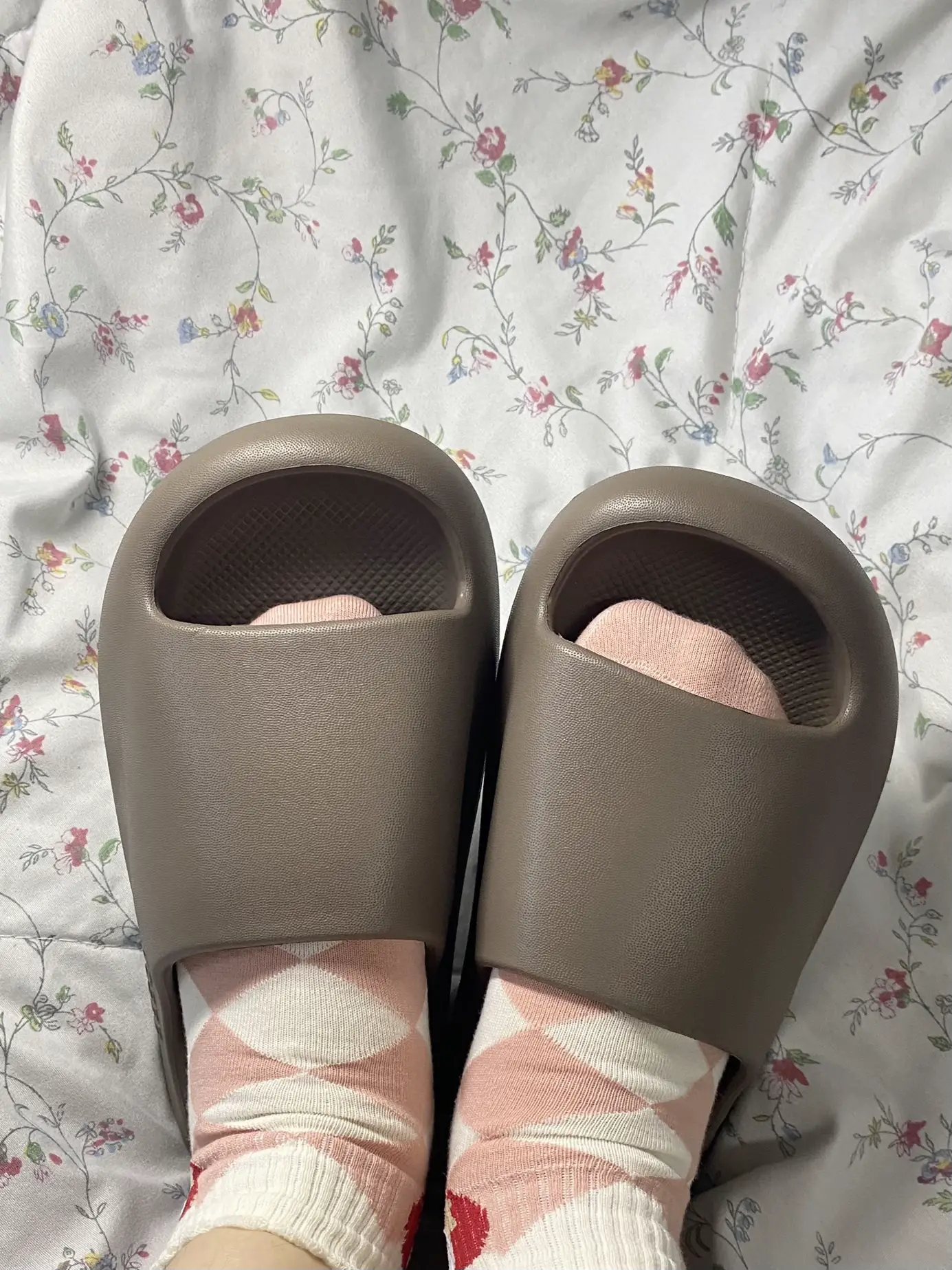 ป้ายยารองเท้าน่ารัก🤎 | POSEE | แกลเลอรีที่โพสต์โดย filmsrp☁️ | Lemon8