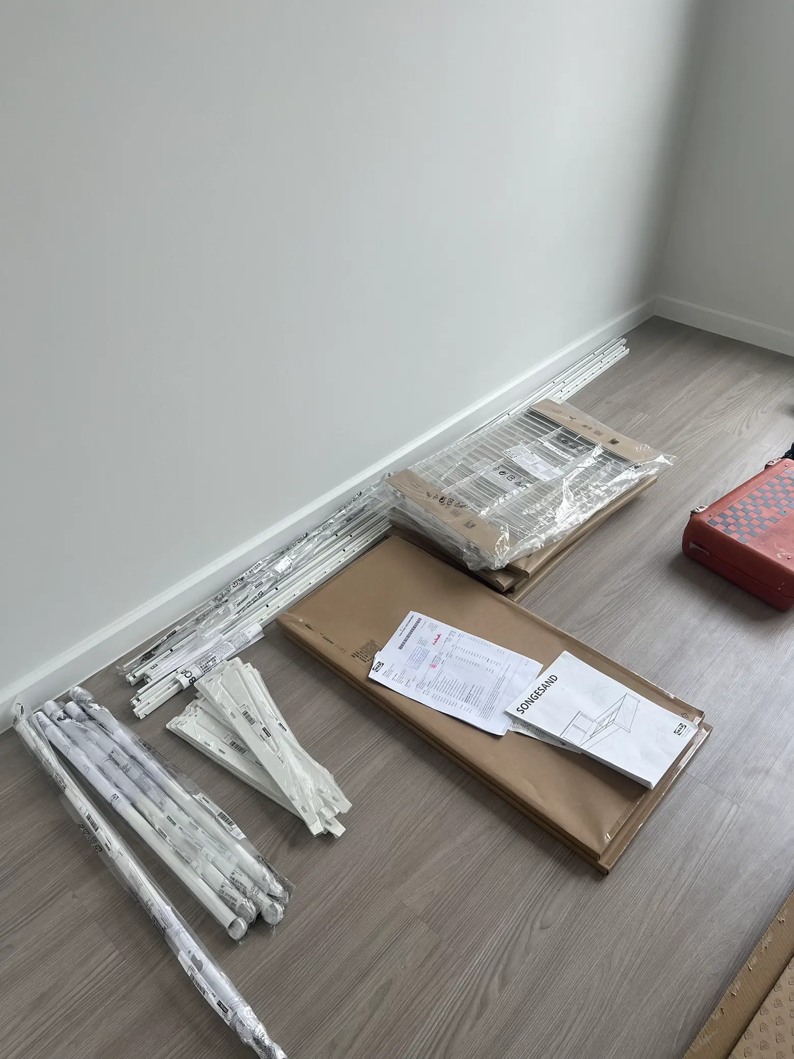 อยากมีที่เก็บเสื้อผ้าเยอะๆๆ 👗 | แกลเลอรีที่โพสต์โดย Ize Kitima | Lemon8