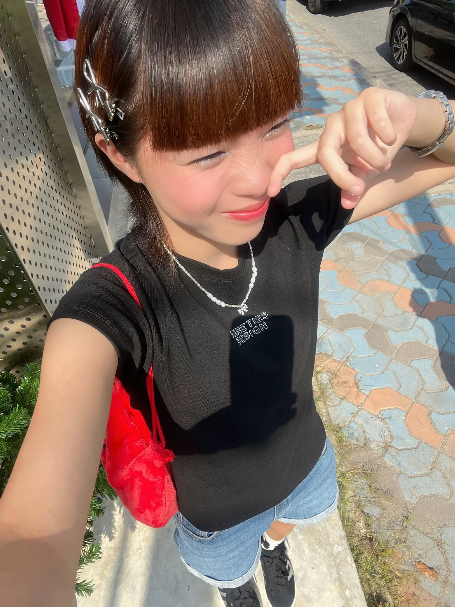 ป้ายยยา black baby tee 🎄 | แกลเลอรีที่โพสต์โดย PloyKarnsinee | Lemon8