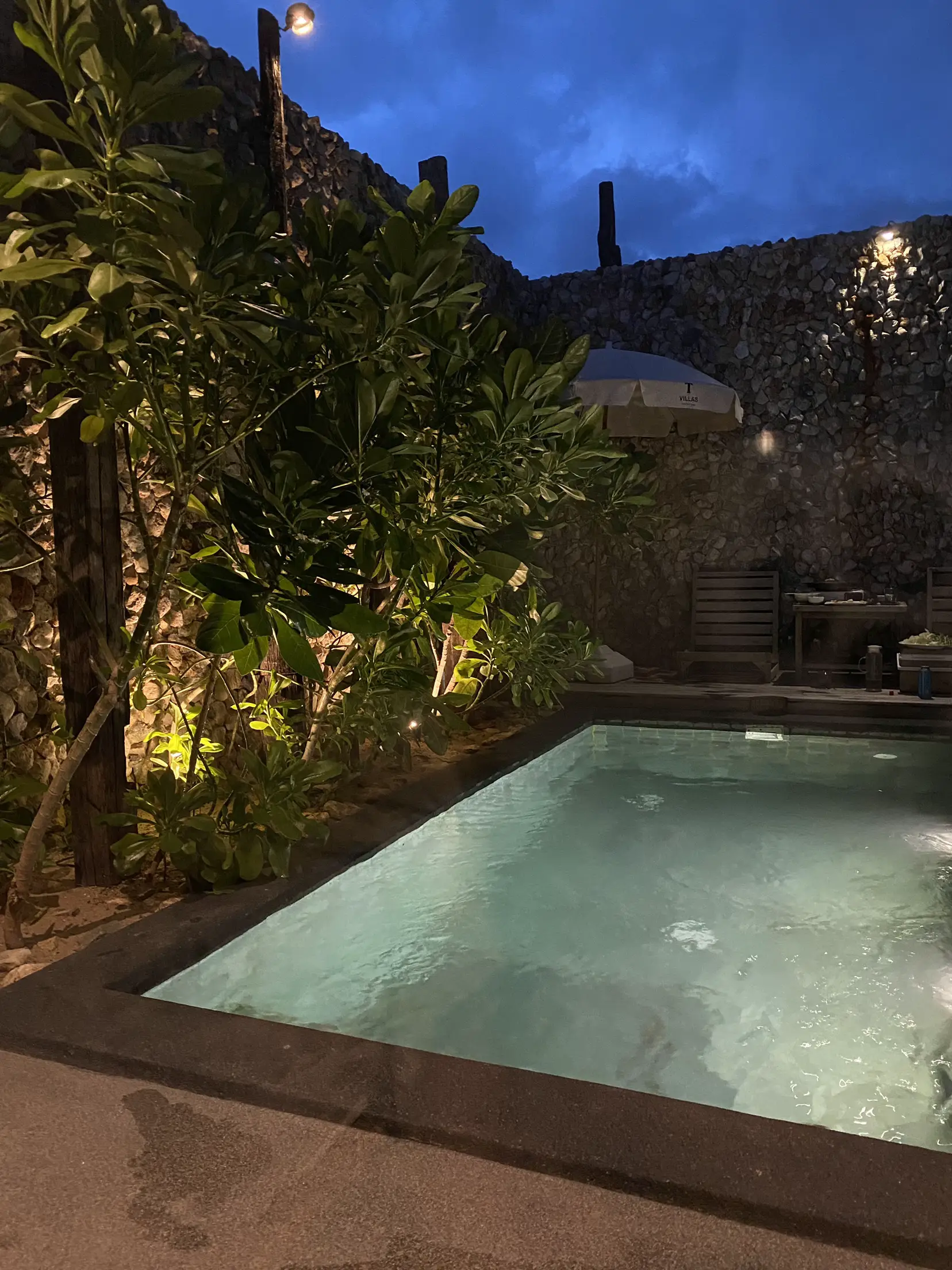 ที่พักพูลวิลล่า 2คน คนละ950฿ | แกลเลอรีที่โพสต์โดย Nsix | Lemon8