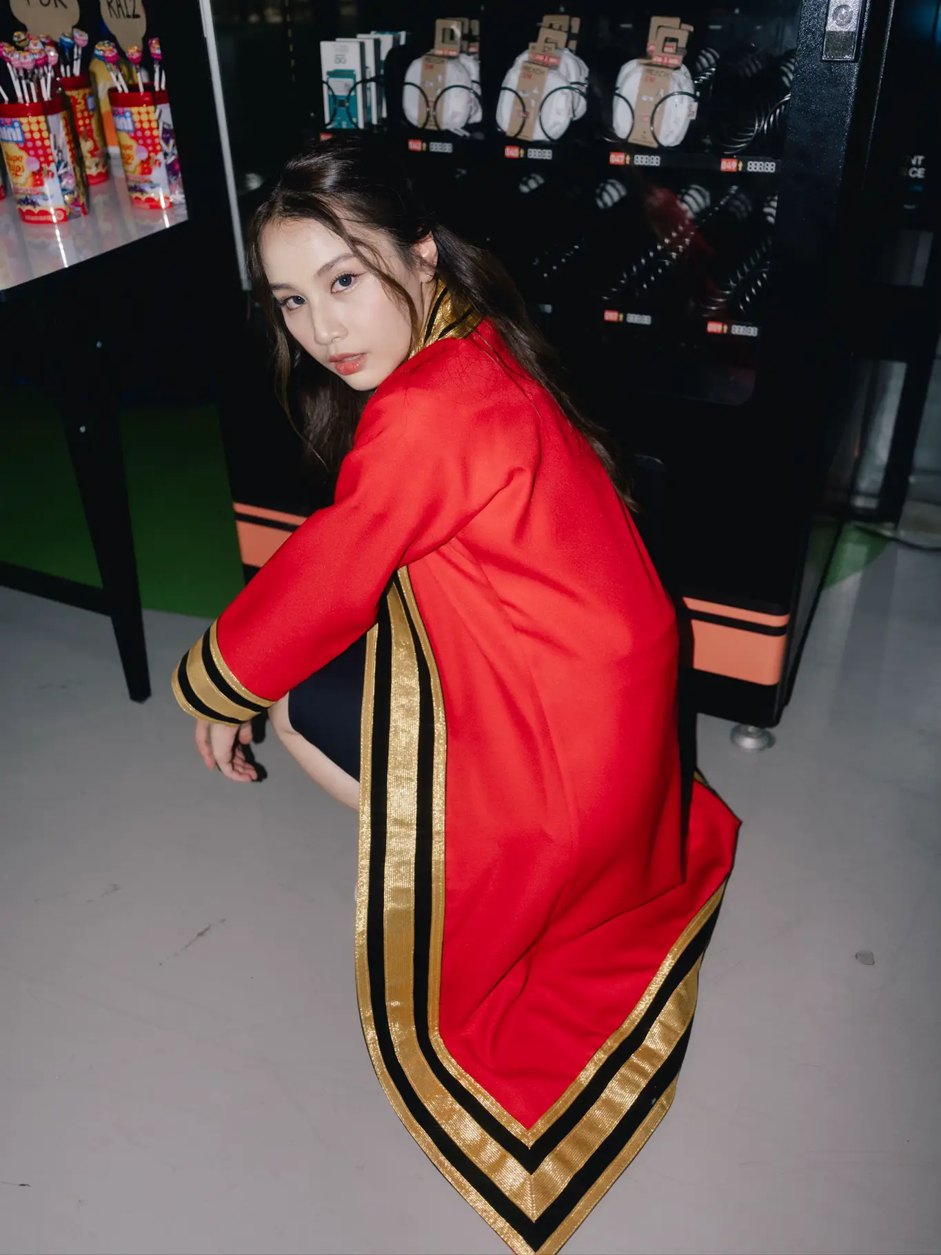 Dark Mode Graduation Photoshoot!! 📸🎓 ️ Part 2 | แกลเลอรีที่โพสต์โดย ...