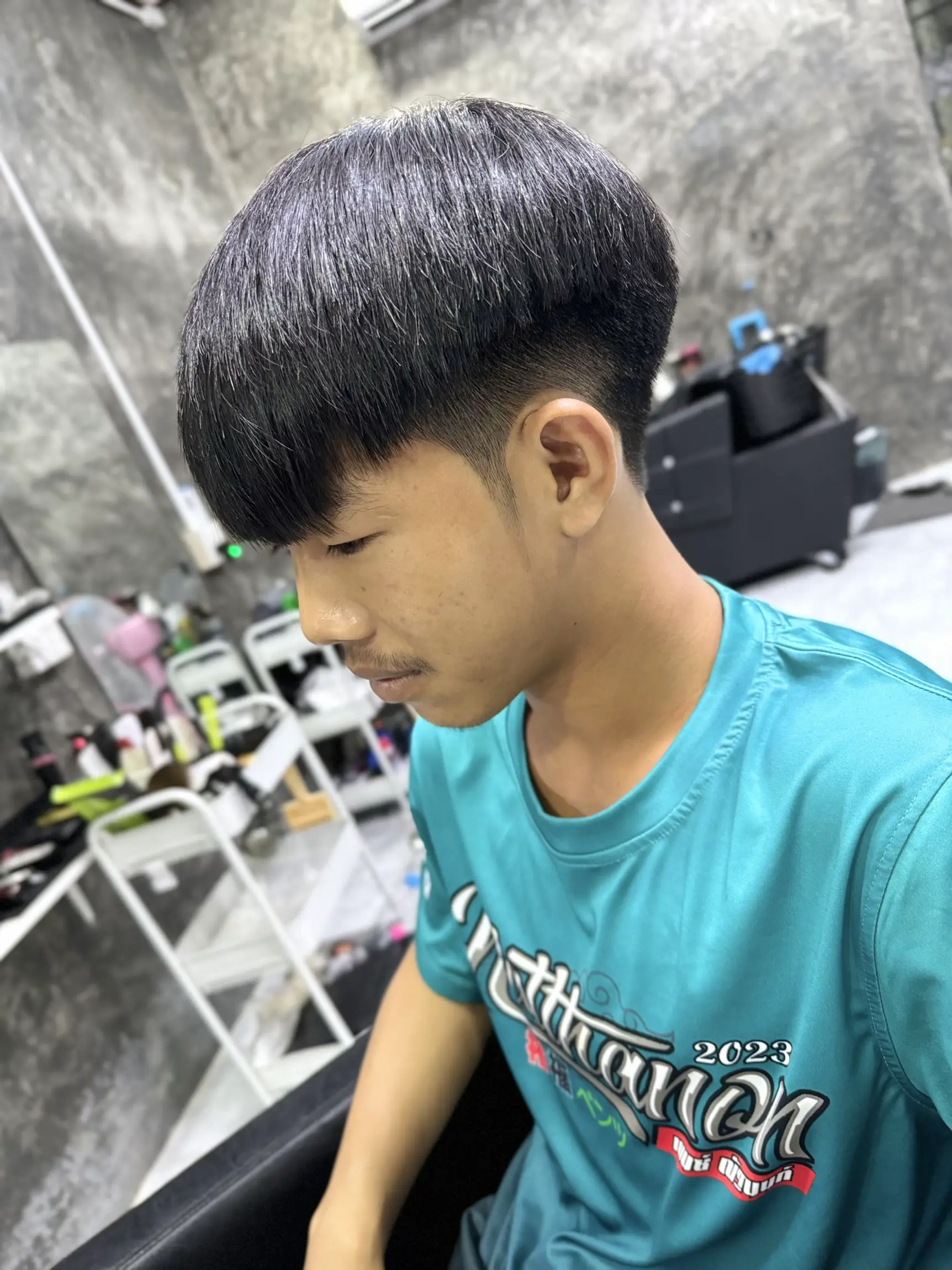 ทรงผมTwo blockฉบับหนุ่มผมตรง🍋 ตัดผมชุมพร ตัดผมสวี | แกลเลอรีที่โพสต์โดย POR SEOUL CUTZ | Lemon8