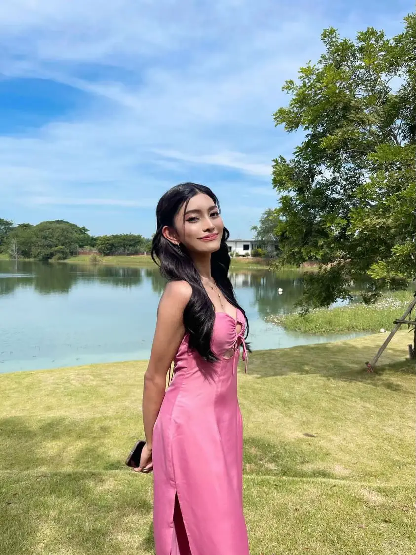 พิกัดชุดไปงานแต่ง ธีมชมพู 💖🎀🫶🏻 | แกลเลอรีที่โพสต์โดย Pipe 🦦 | Lemon8