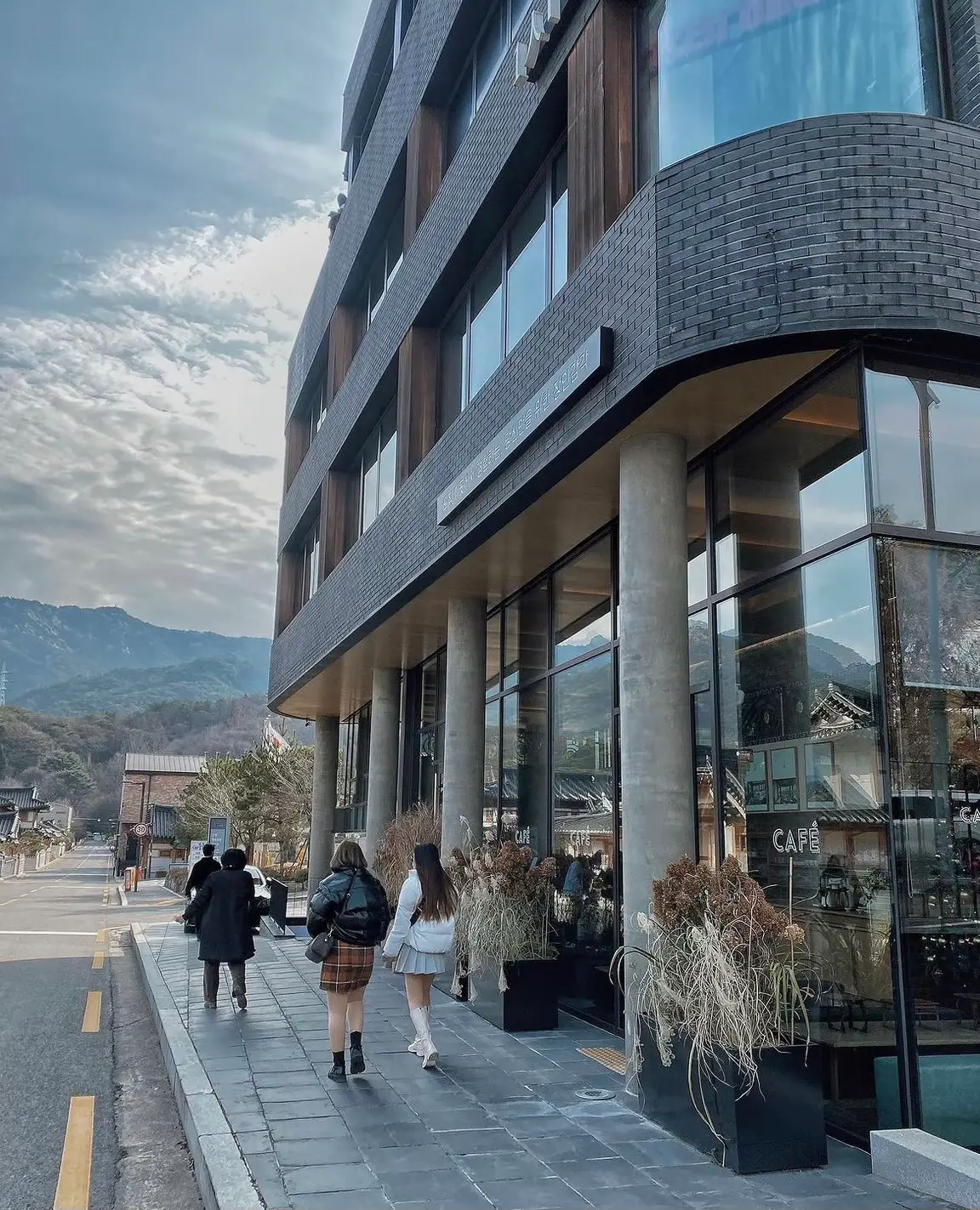 🥐𝟭𝗶𝗻𝟭𝗷𝗮𝗻 (𝟭인𝟭잔) คาเฟ่วิว𝗘𝘂𝗻𝗽𝘆𝗲𝗼𝗻𝗴 𝗛𝗮𝗻𝗼𝗸 𝗩𝗶𝗹𝗹𝗮𝗴𝗲 | แกลเลอรีที่โพสต์โดย ...