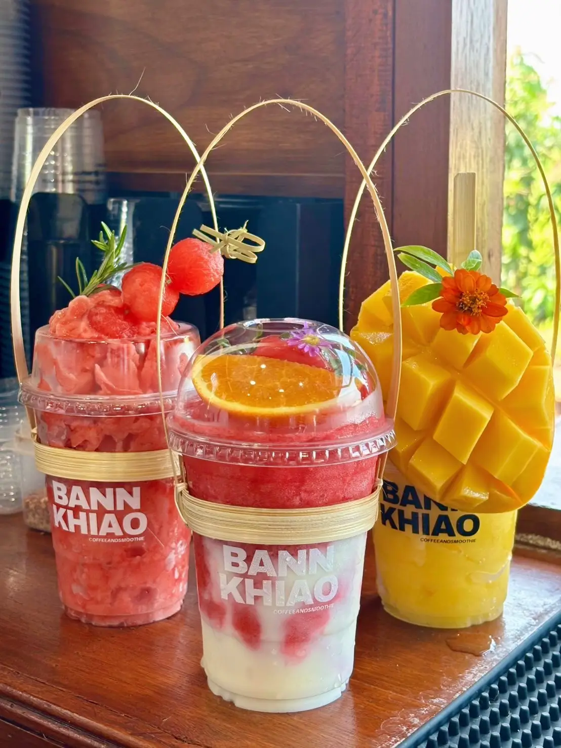 พื้นที่ฮีลใจร้านสมูทตี้เล็กๆกลางทุ่งนา 🏡 | แกลเลอรีที่โพสต์โดย Stang kaaaa | Lemon8