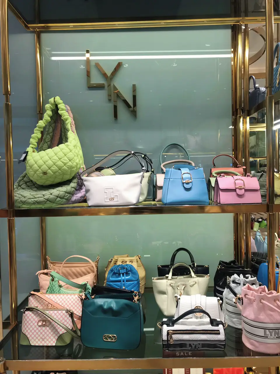 🌷แบรนด์ LYN ลดสูงสุด 60%👜 | แกลเลอรีที่โพสต์โดย Sunmeijie🌻 | Lemon8
