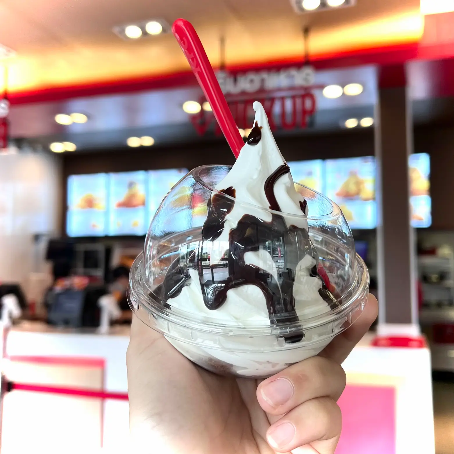 แลกกินไอติม Kream Ball *KFC 9.-บาท‼️‼️‼️ | แกลเลอรีที่โพสต์โดย Aali diary | Lemon8