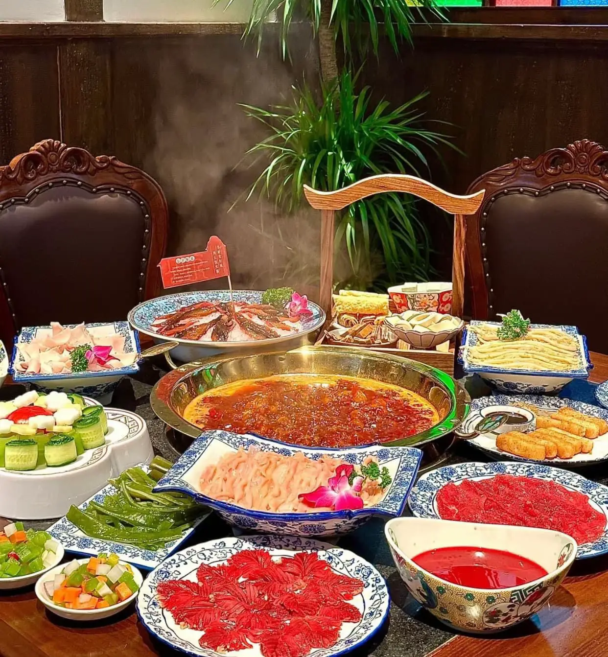 หมาล่าหม้อไฟตามรอยจางหลิงเฮ่อ | แกลเลอรีที่โพสต์โดย emeili | Lemon8