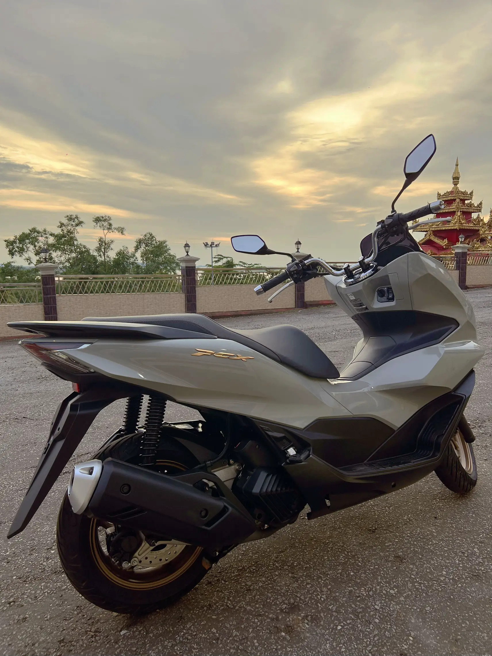 โช๊คมอเตอร์ไซค์pcx ร - การค้นหาใน Lemon8