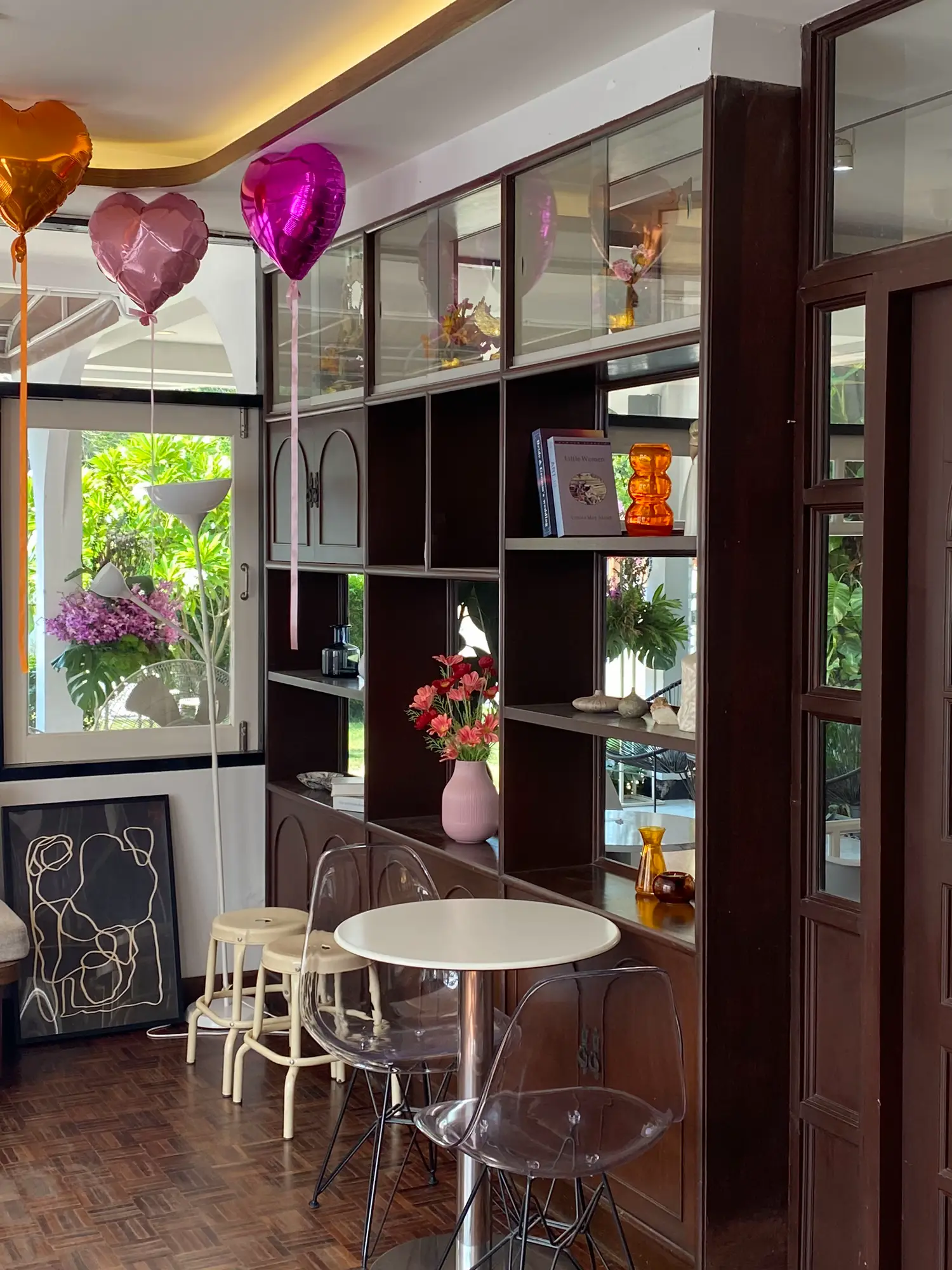 คาเฟ่โฮมมี่ มุมถ่ายรูปเยอะ มู้ดดี ย่านเสนานิคม 🏡🌳🕊️ | แกลเลอรีที่โพสต์โดย mellowbeano | Lemon8