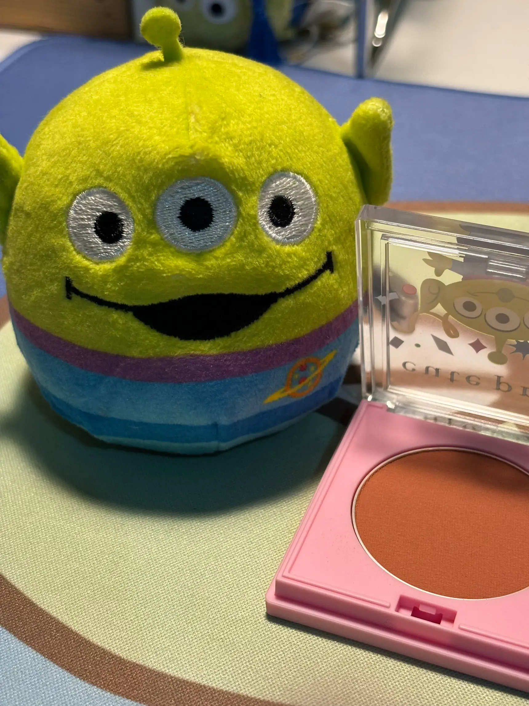 Blush Alien 😳 | แกลเลอรีที่โพสต์โดย Alice 💚💚💚 | Lemon8