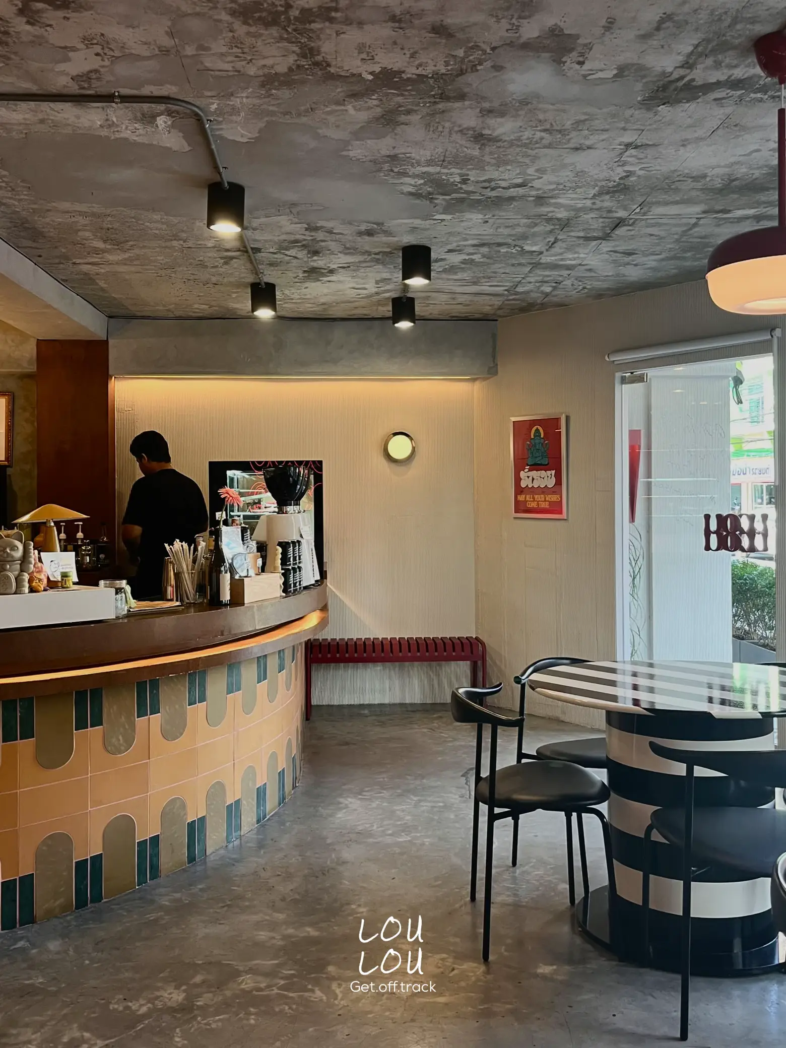 Lou Lou bkk ผ่านหน้าคาเฟ่นี้แล้วมันเจ็บจี๊ด ๆ!!🥹💔 | แกลเลอรีที่โพสต์โดย ...