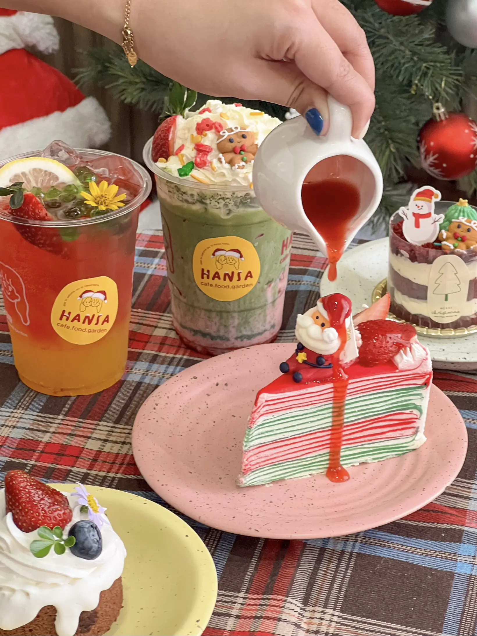 🦌คาเฟ่สุดน่ารักธีมคริสต์มาสพิกัดนนทบุรี🎄🎅🏻 | แกลเลอรีที่โพสต์โดย Jabchaith | Lemon8