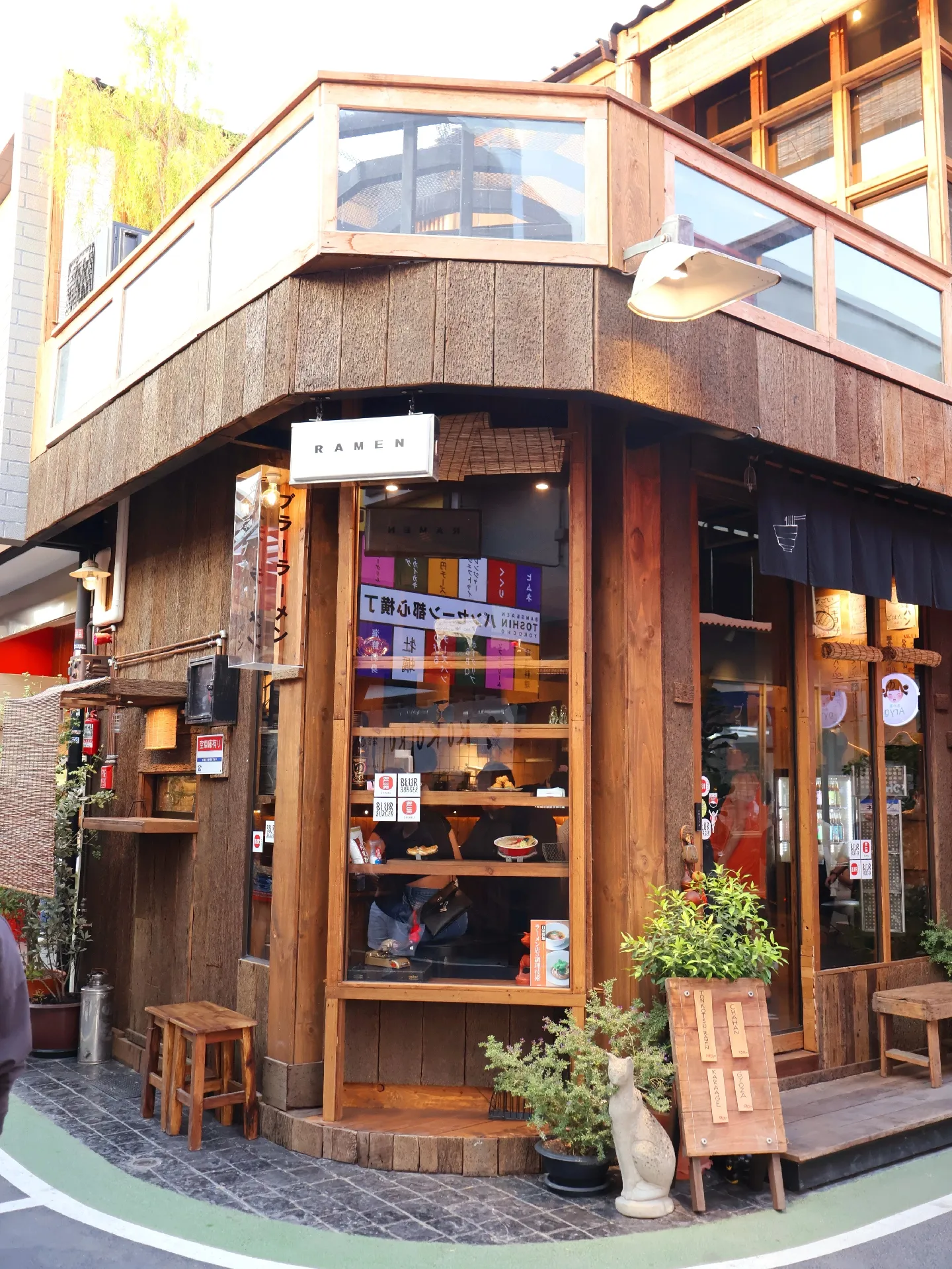 แลนด์มาร์คใหม่ชลบุรี Bangsaen Toshin | แกลเลอรีที่โพสต์โดย Patcharee Sae | Lemon8