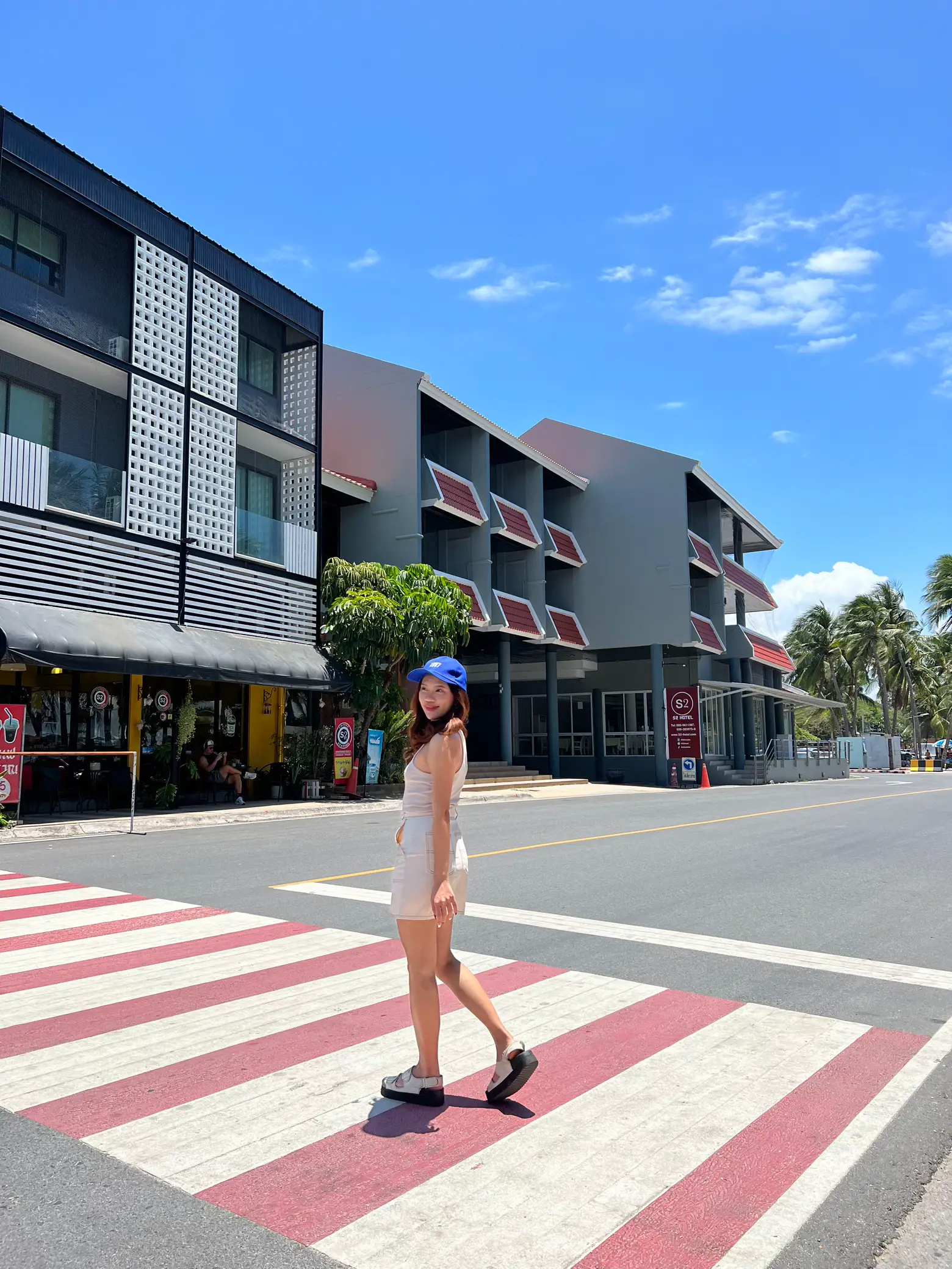 🌴 บางแสน ที่พักติดทะเล หารกันคนละ 850 บาท 😍 | แกลเลอรีที่โพสต์โดย kwvyn | Lemon8