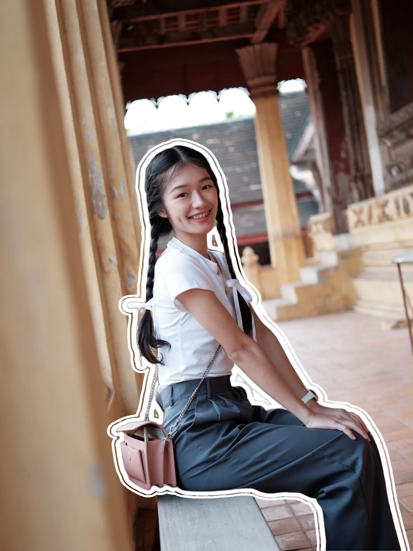 ไอเดีย ไปวัด > ถ่ายรูปยังไง ?? ให้ดูสุภาพ 💜 | แกลเลอรีที่โพสต์โดย CHII Ra | Lemon8