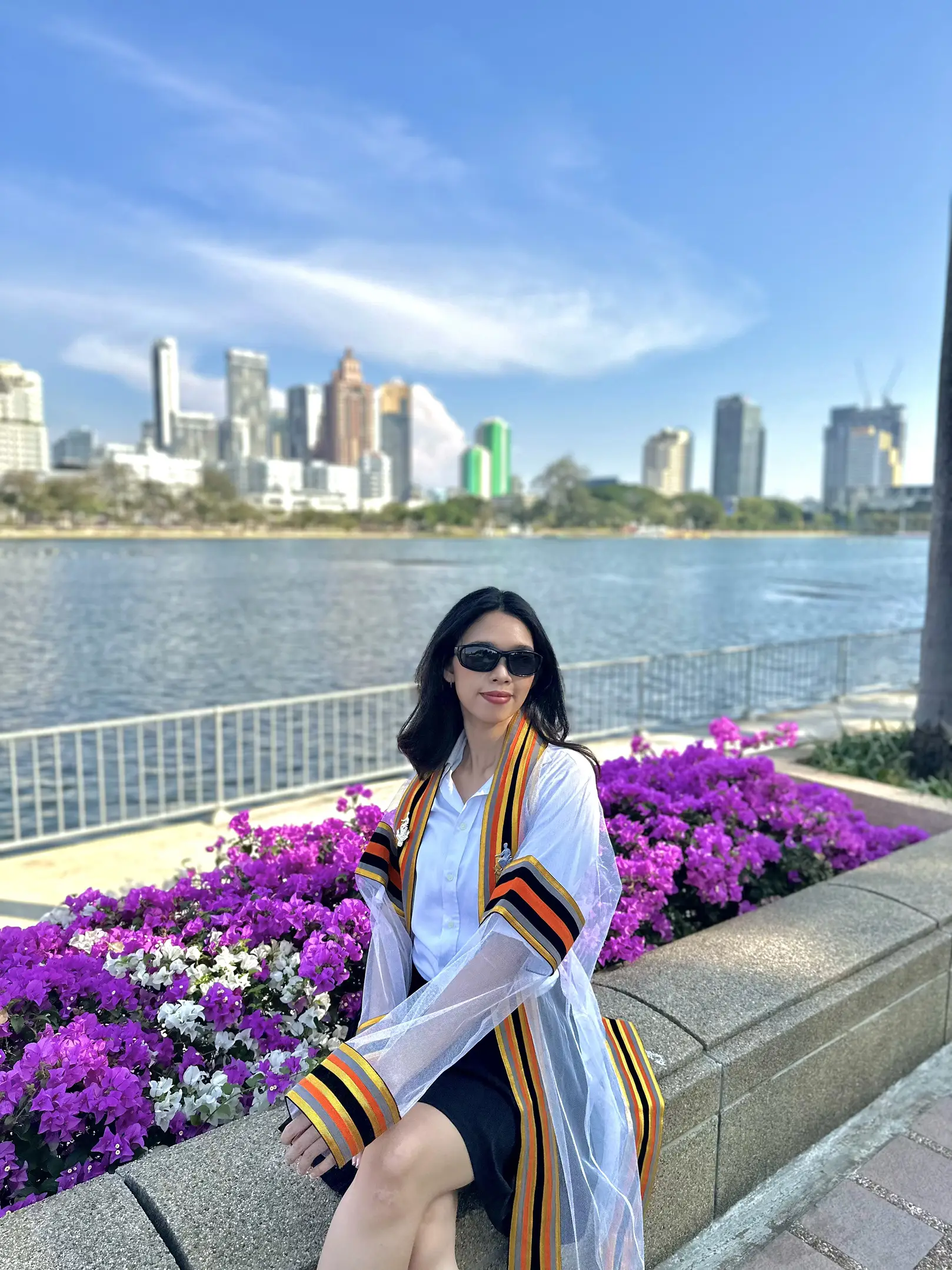 3พิกัดถ่ายรูปชุดครุย | แกลเลอรีที่โพสต์โดย Mhew Sornsawan | Lemon8