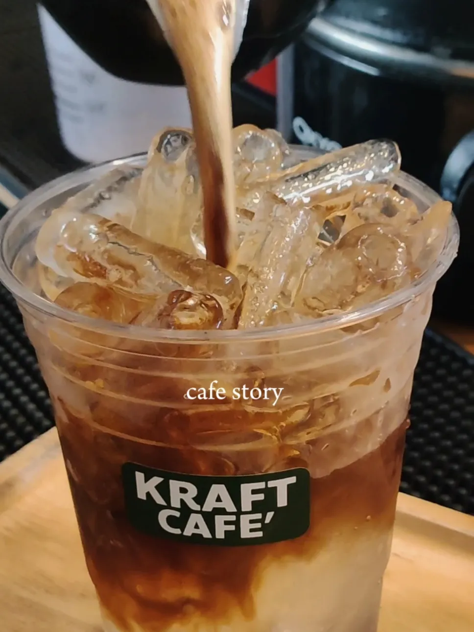 เราตื่นมาเพื่อดื่มกาแฟ | วิดีโอที่เผยแพร่โดย KRAFT CAFE | Lemon8