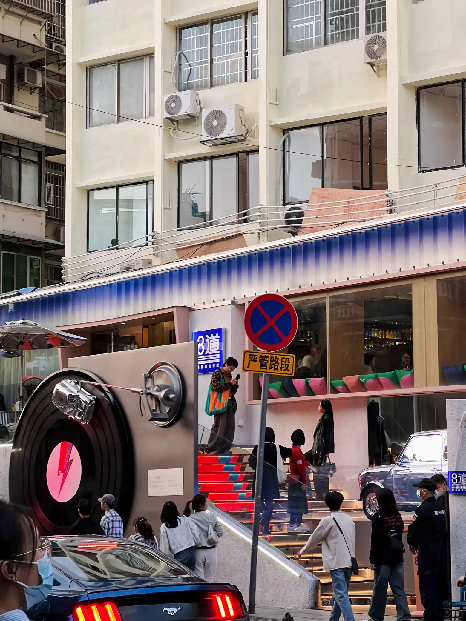Take a trip to the chic neighborhood in Guangzhou, "Dongshankou ...