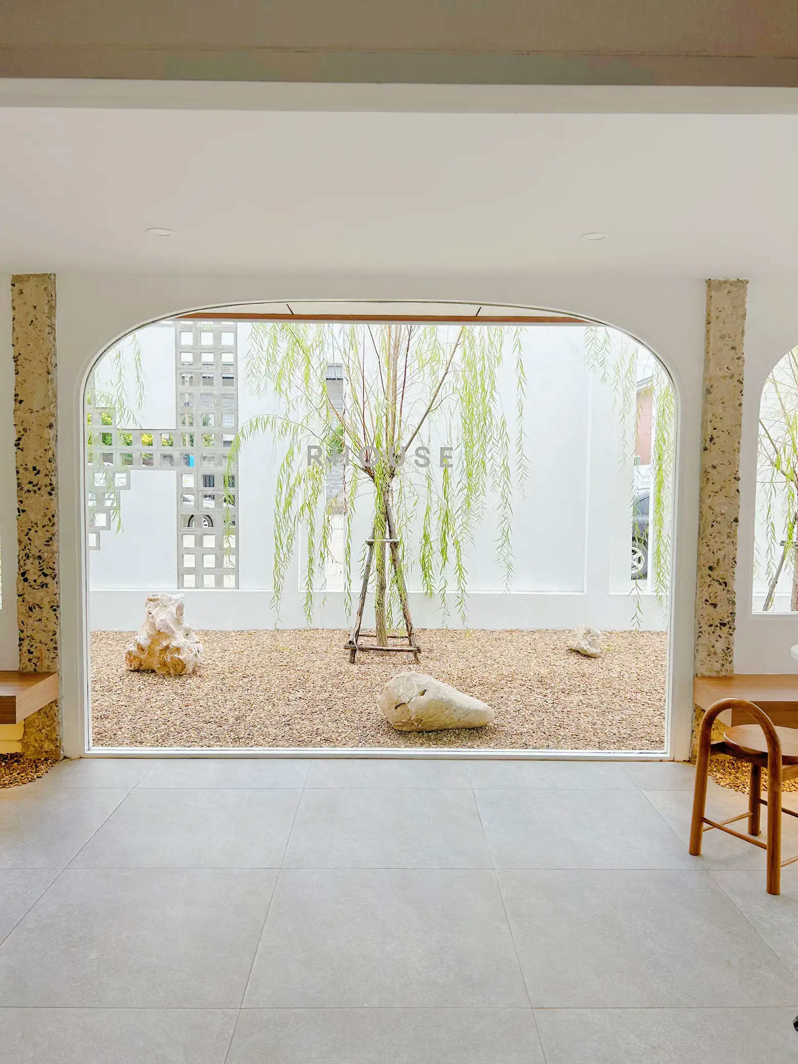 RHOUSE คาเฟ่สุดมินิมอลย่านลำลูกกา ขนมอร่อยมากก | แกลเลอรีที่โพสต์โดย ♡ ...