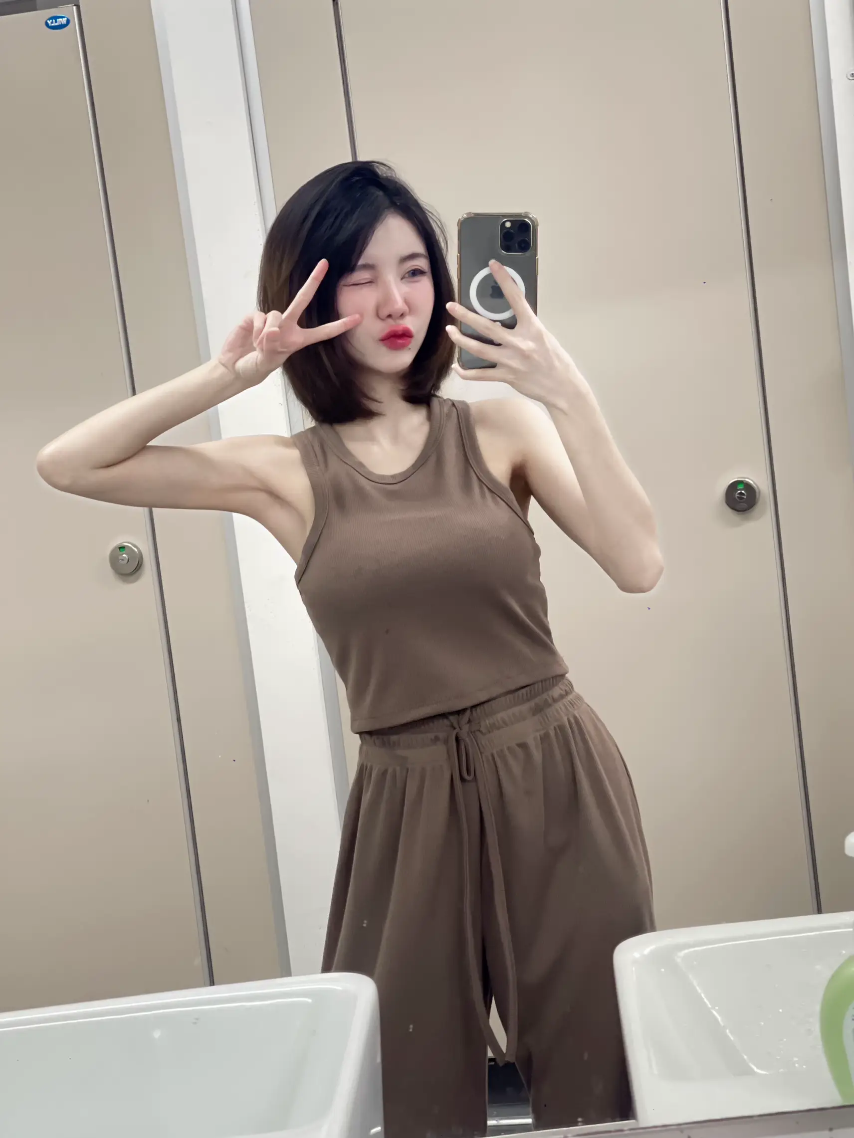 ตัดผมสั้น ทำให้หน้าดูเล็กลง100% | แกลเลอรีที่โพสต์โดย Pair💕 | Lemon8