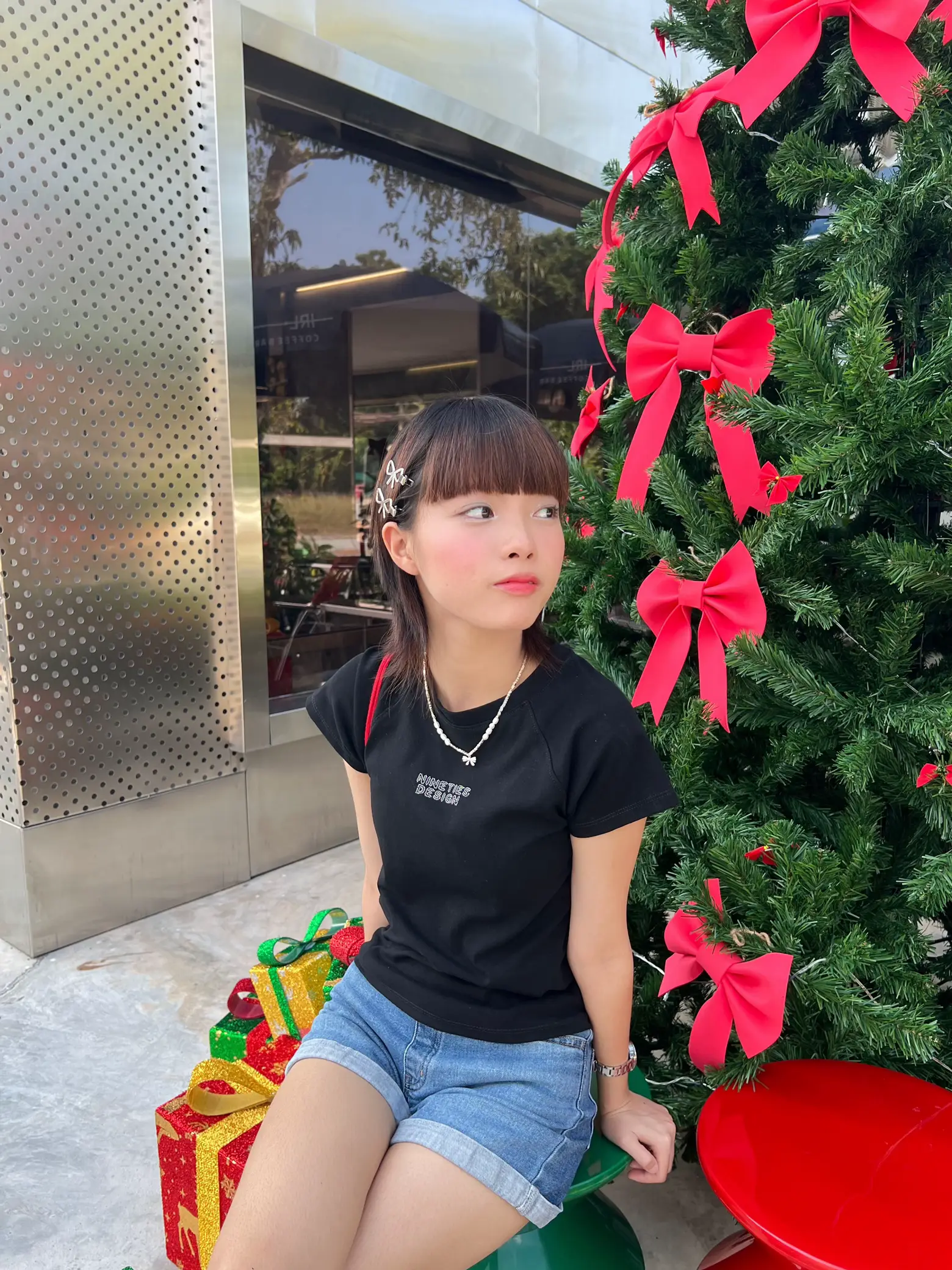 ป้ายยยา black baby tee 🎄 | แกลเลอรีที่โพสต์โดย PloyKarnsinee | Lemon8