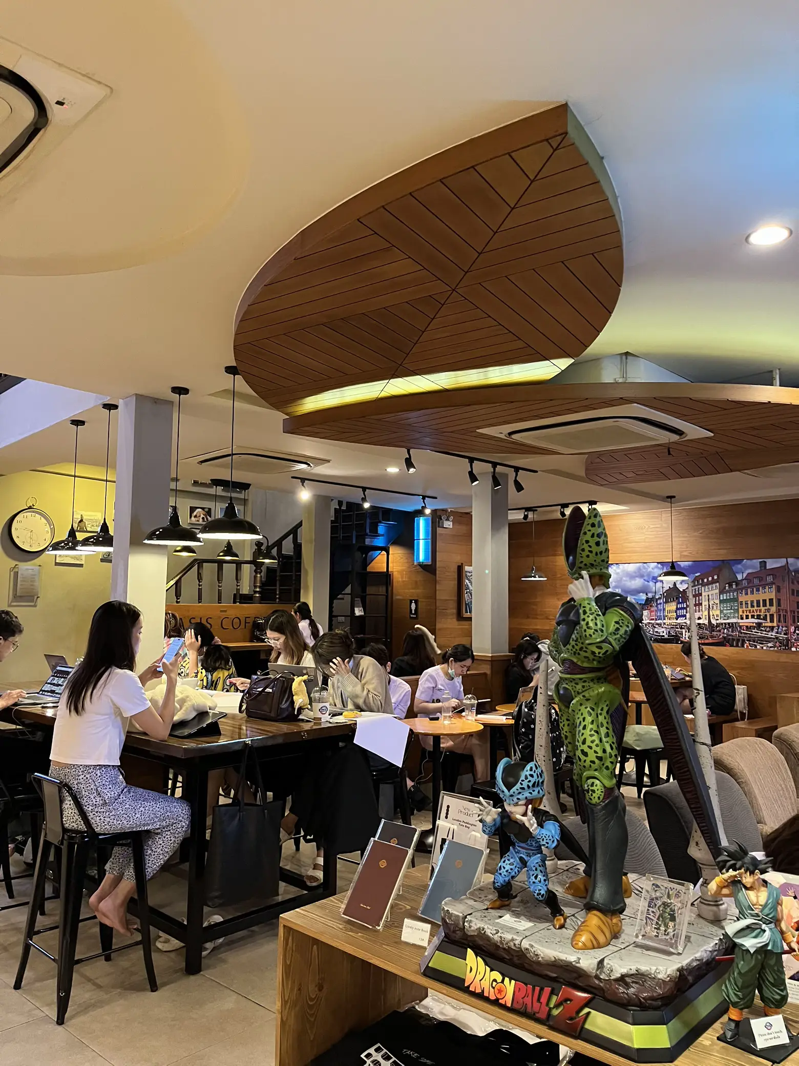 ☕️ Oasis Coffee คาเฟ่ทำงาน เปิด 24 ชม. เอาใจสายโต้รุ่ง | แกลเลอรีที่ ...