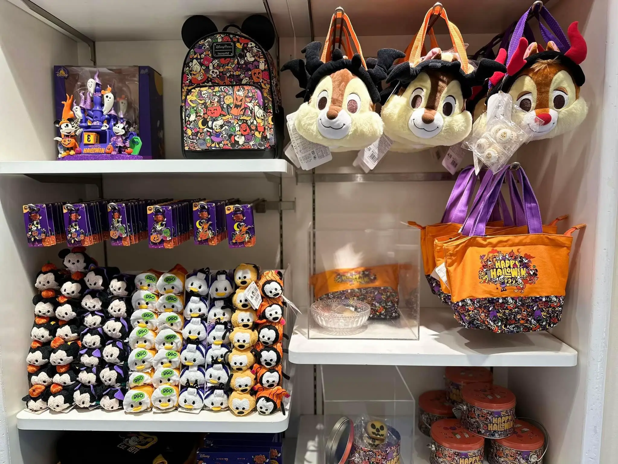 Disney Store Shibuya, Tokyo | แกลเลอรีที่โพสต์โดย Michael | Lemon8