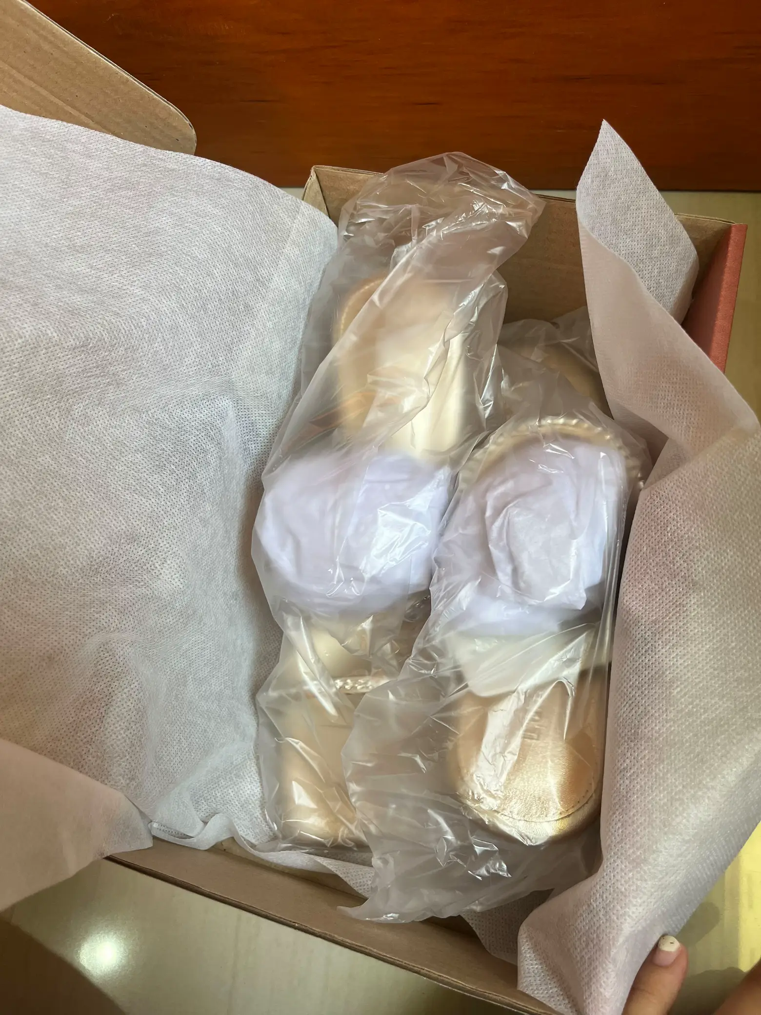 แนะนำรองเท้าส้นสูง | แกลเลอรีที่โพสต์โดย Jyrpps | Lemon8