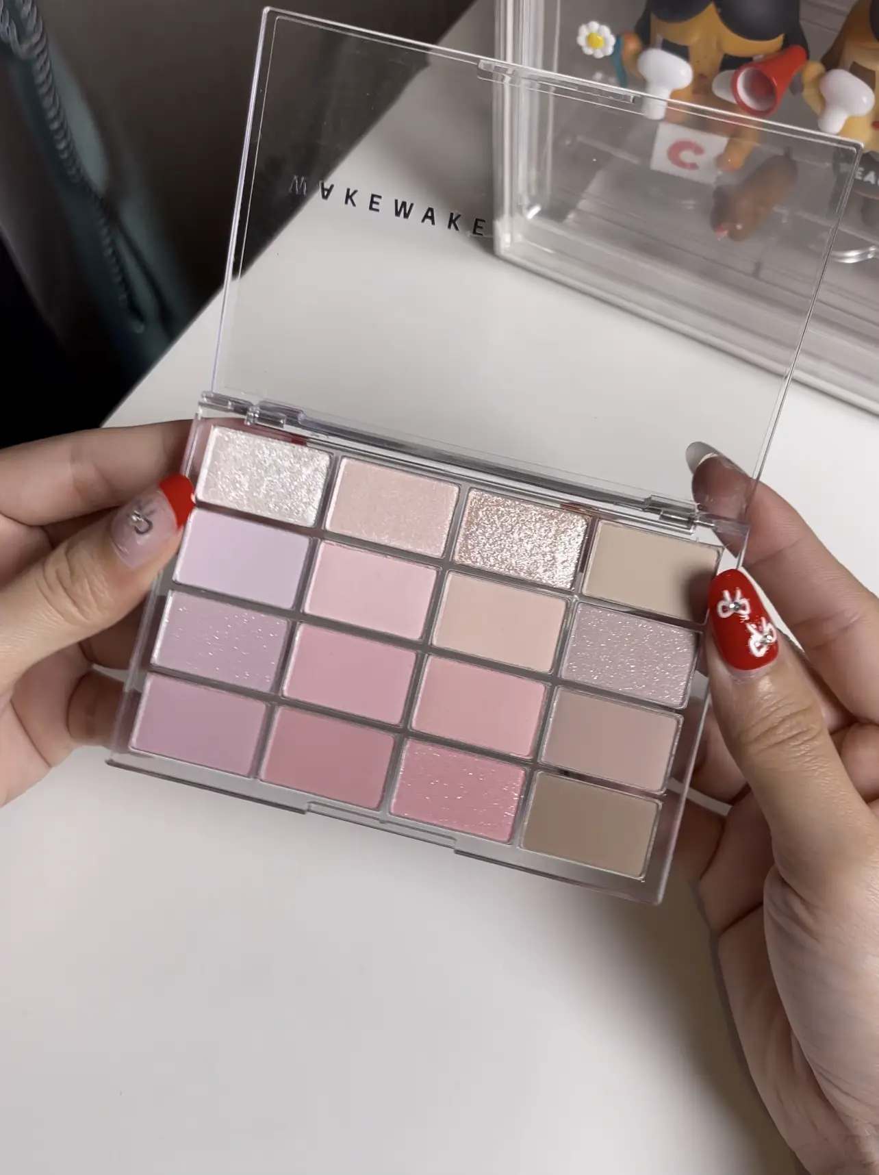 Wakemake Soft Blurring Eye Palette #04 | แกลเลอรีที่โพสต์โดย Ktynanny | Lemon8