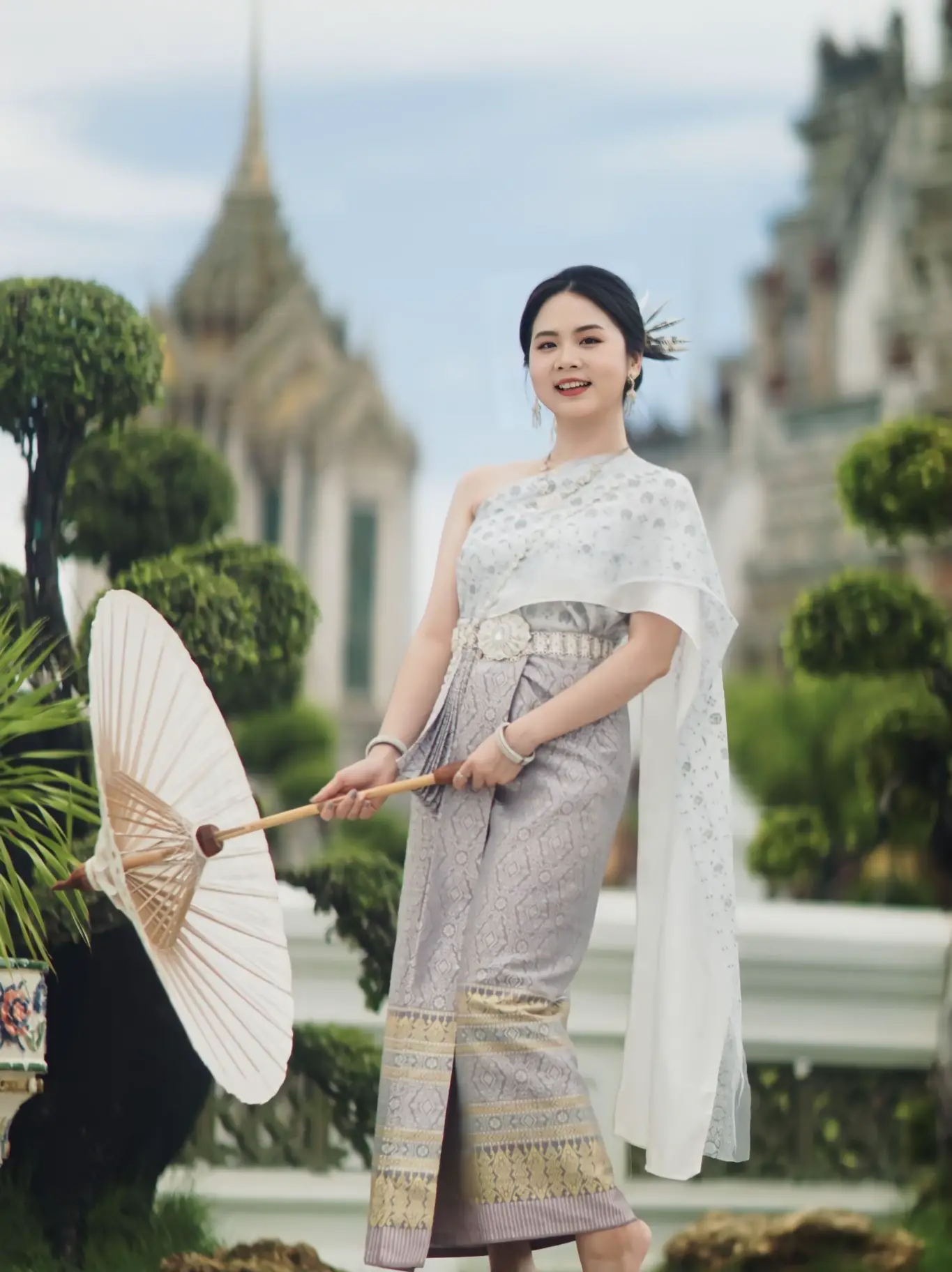 Bundle of poses and chic Thai dresses 📸👗 | Gallery posted by Baanwangdoem7 | Lemon8
