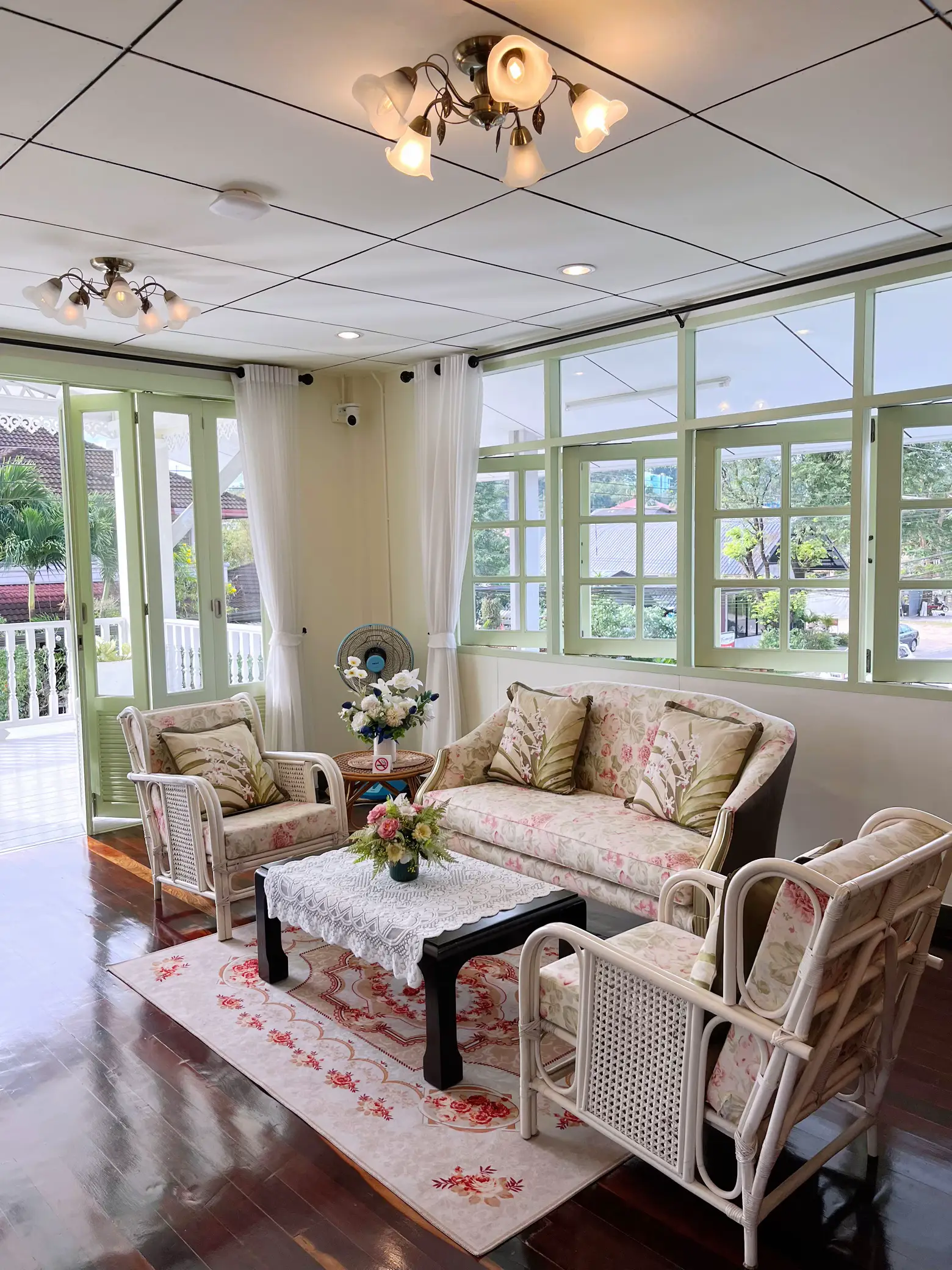 Zane balcony house | แกลเลอรีที่โพสต์โดย Kate.yasida | Lemon8